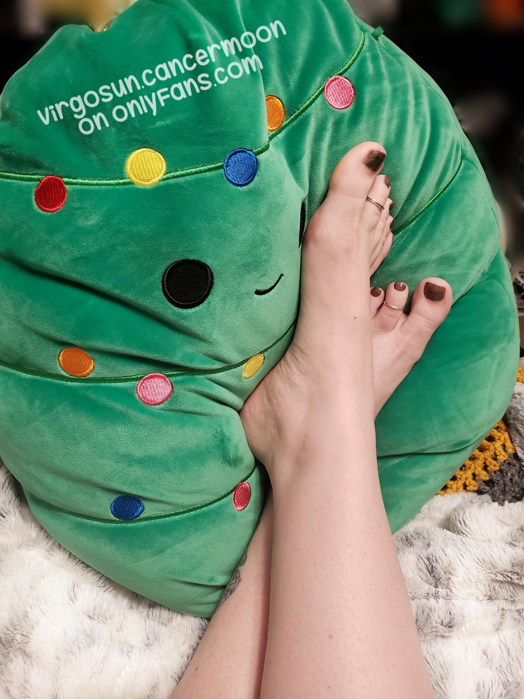 Onlyfans @virgosun.cancermoon | Scrolller