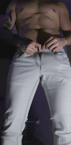 Open wide for daddy | Scrolller