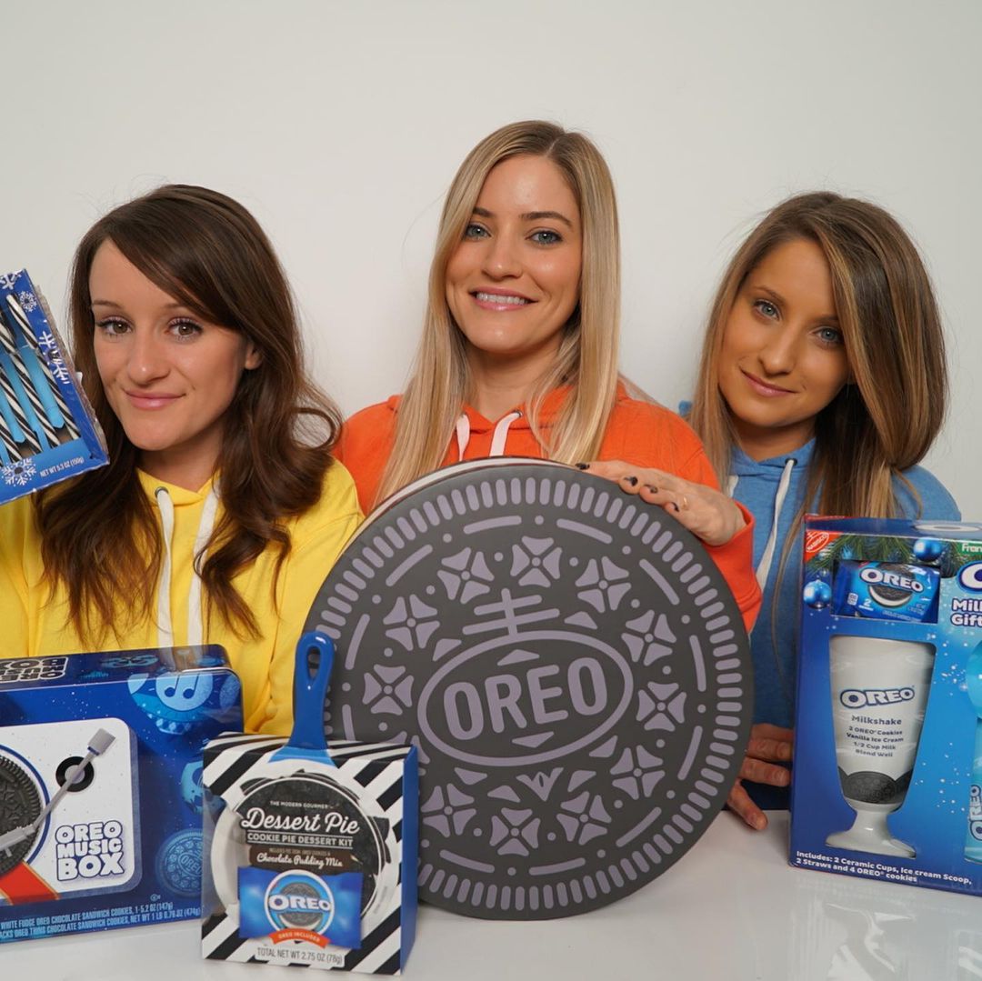 Oreo With Justine Ezarik And Breanna Ezarik Beautiful Sister | Scrolller