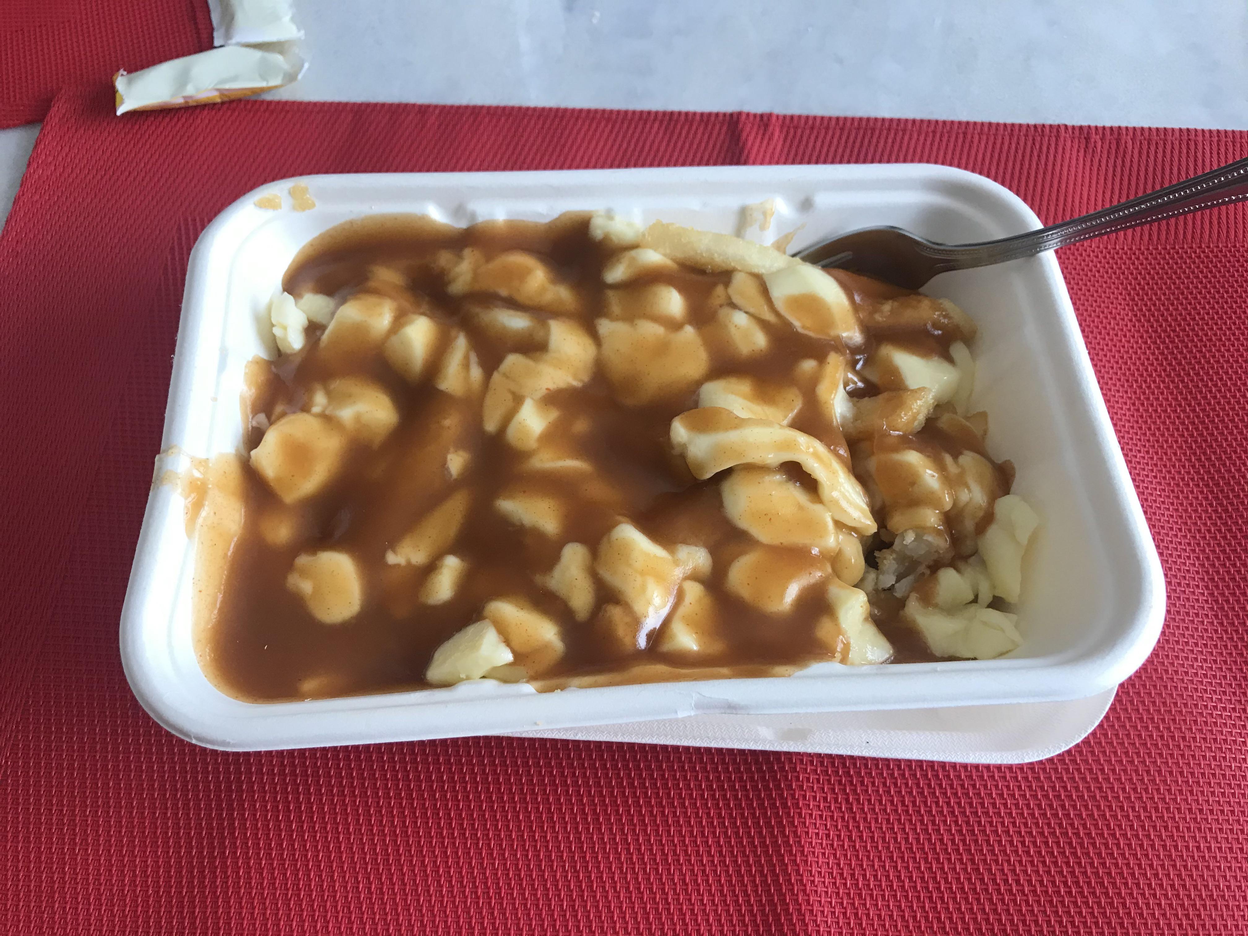 osti que la poutine de costco c bon | Scrolller