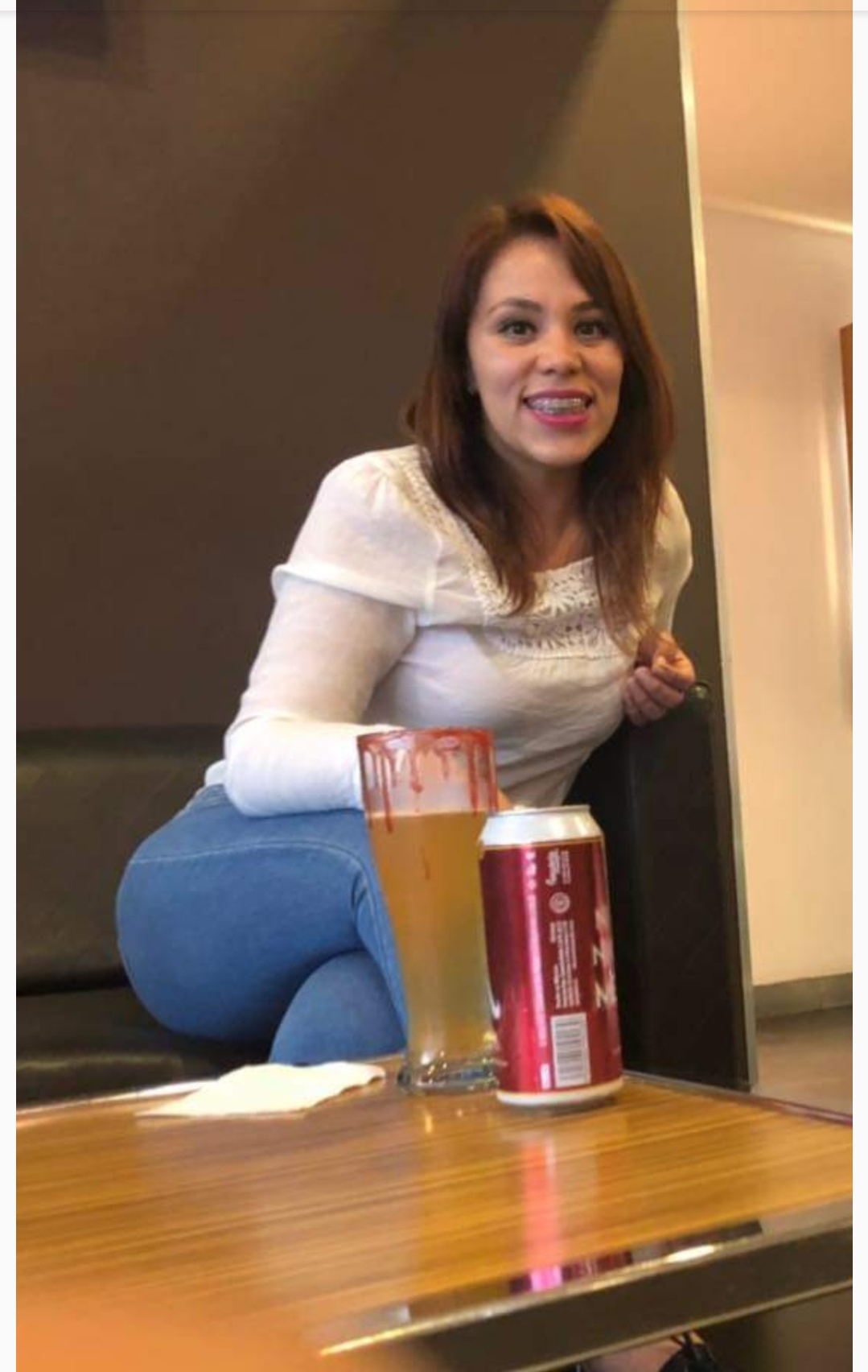 Otra foto de mi mamá ya saben si quieren mas fotos de ella manden DM hablando sucio de ella ...