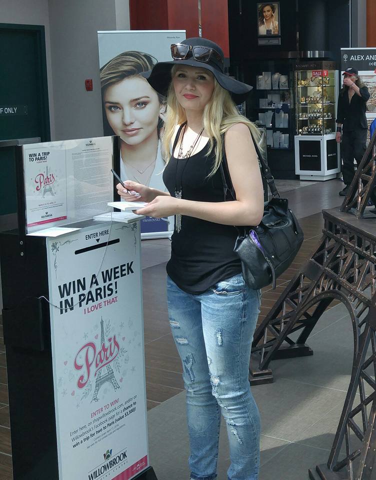 Our beautiful queen | Scrolller