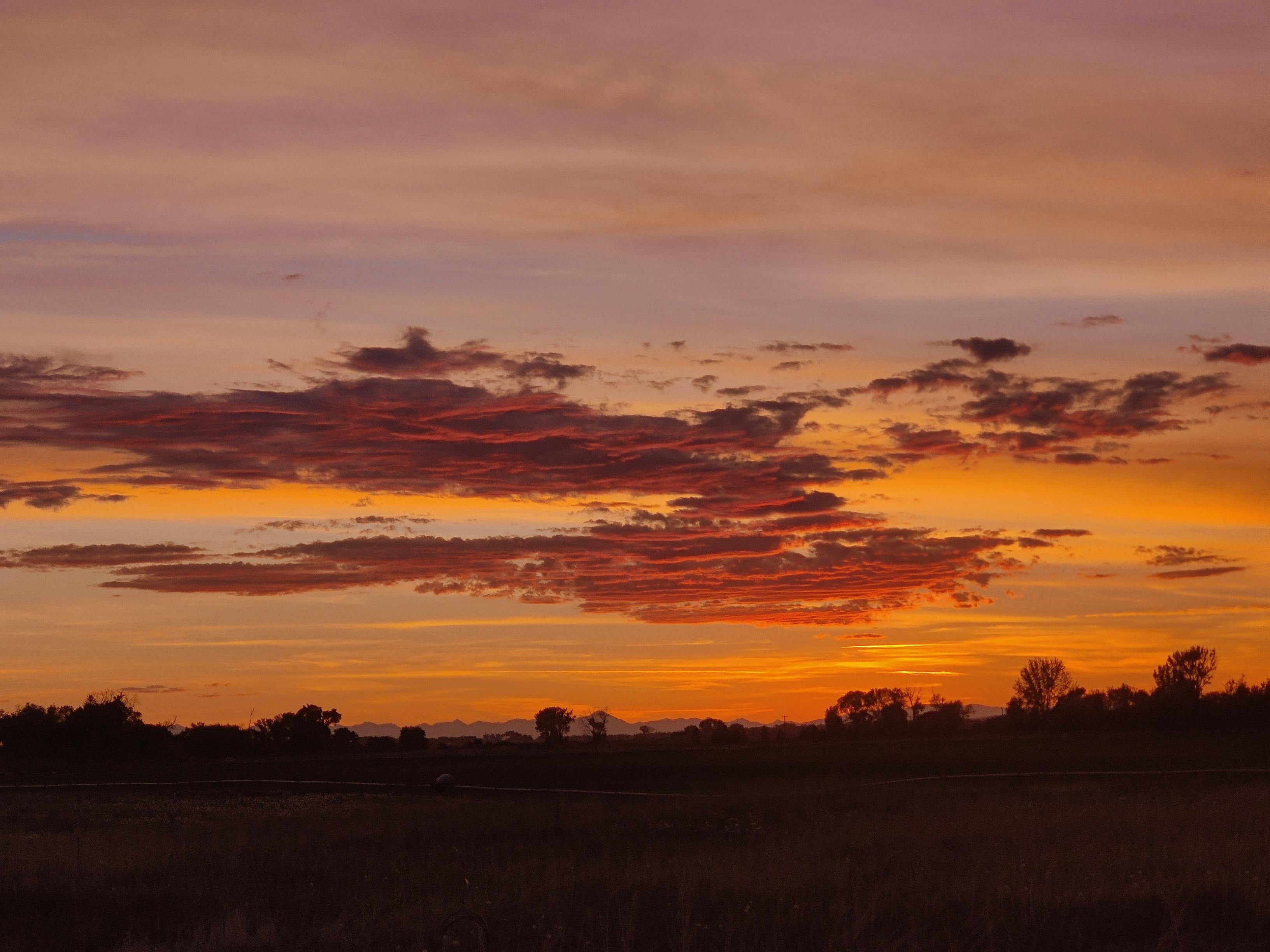 Our sunsets are lit! | Scrolller