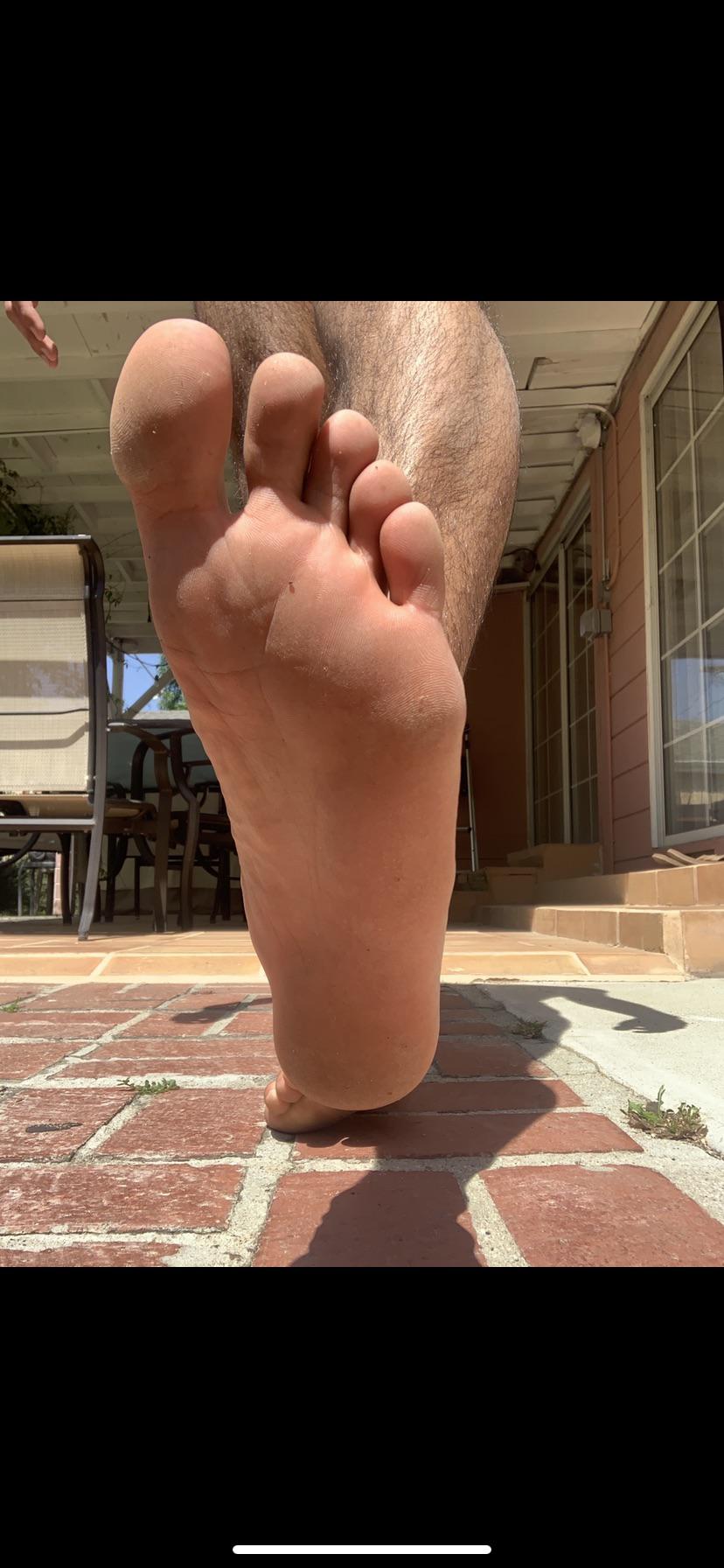outdoor feet 👅 | Scrolller