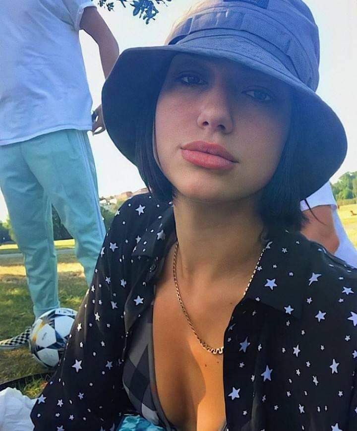 Outside selfie.. | Scrolller