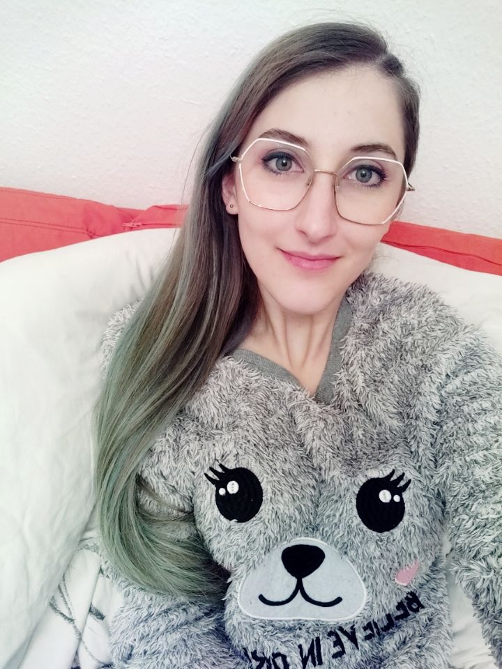 Over 18- felt cute. I hope your evening is as cuddly as mine ️ | Scrolller