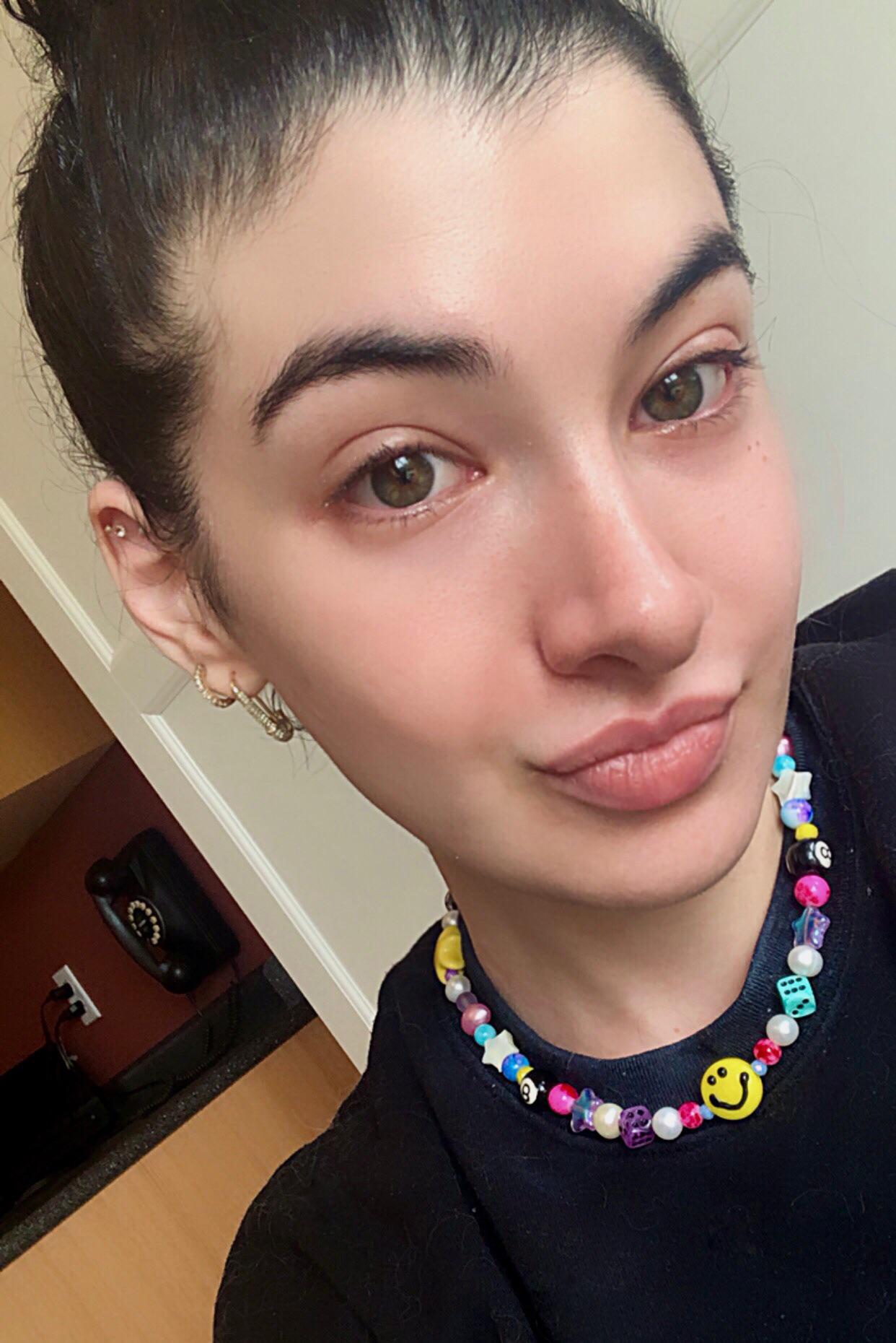 (Over 18) Got my hands on this cute necklace 26F | Scrolller