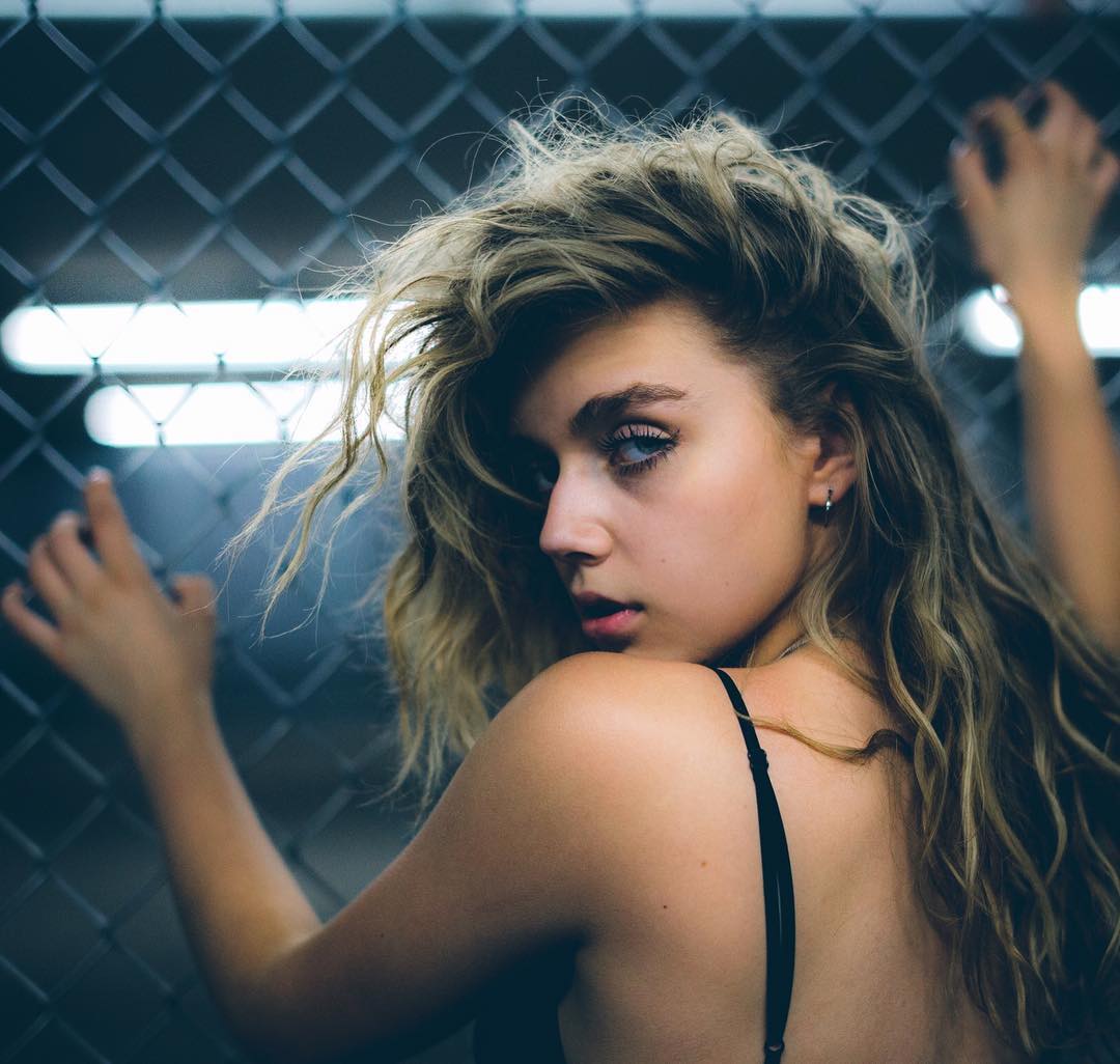 Over the Shoulder | Scrolller