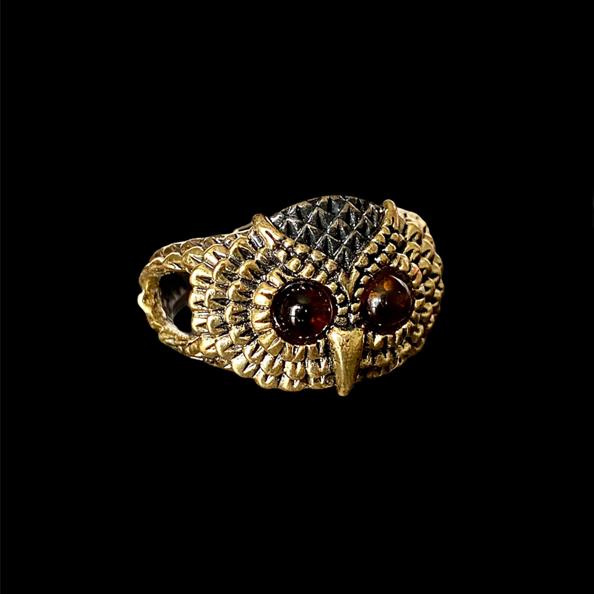 Owl ring. Brass and Amber | Scrolller