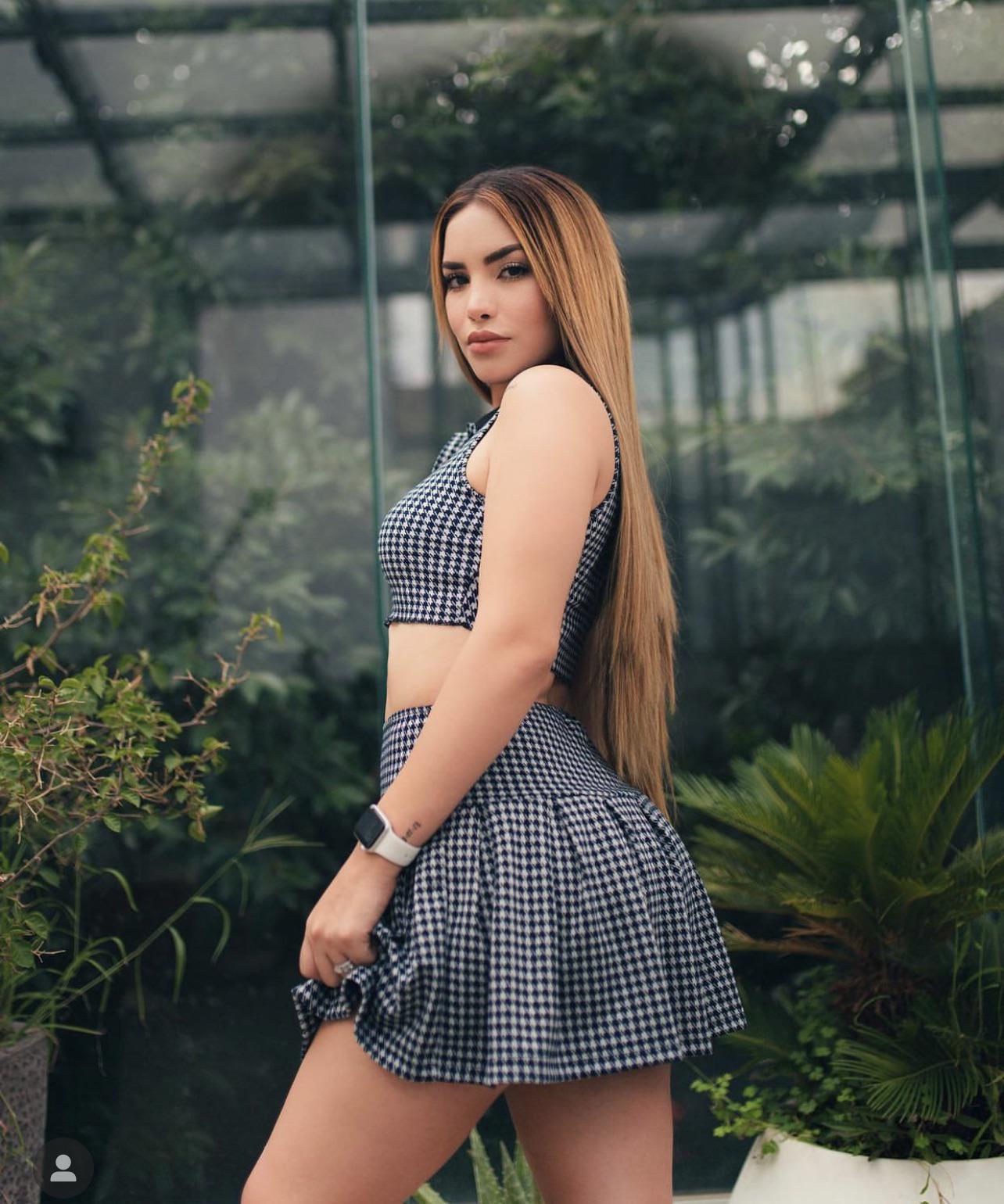 Paja con kimberly loaiza | Scrolller