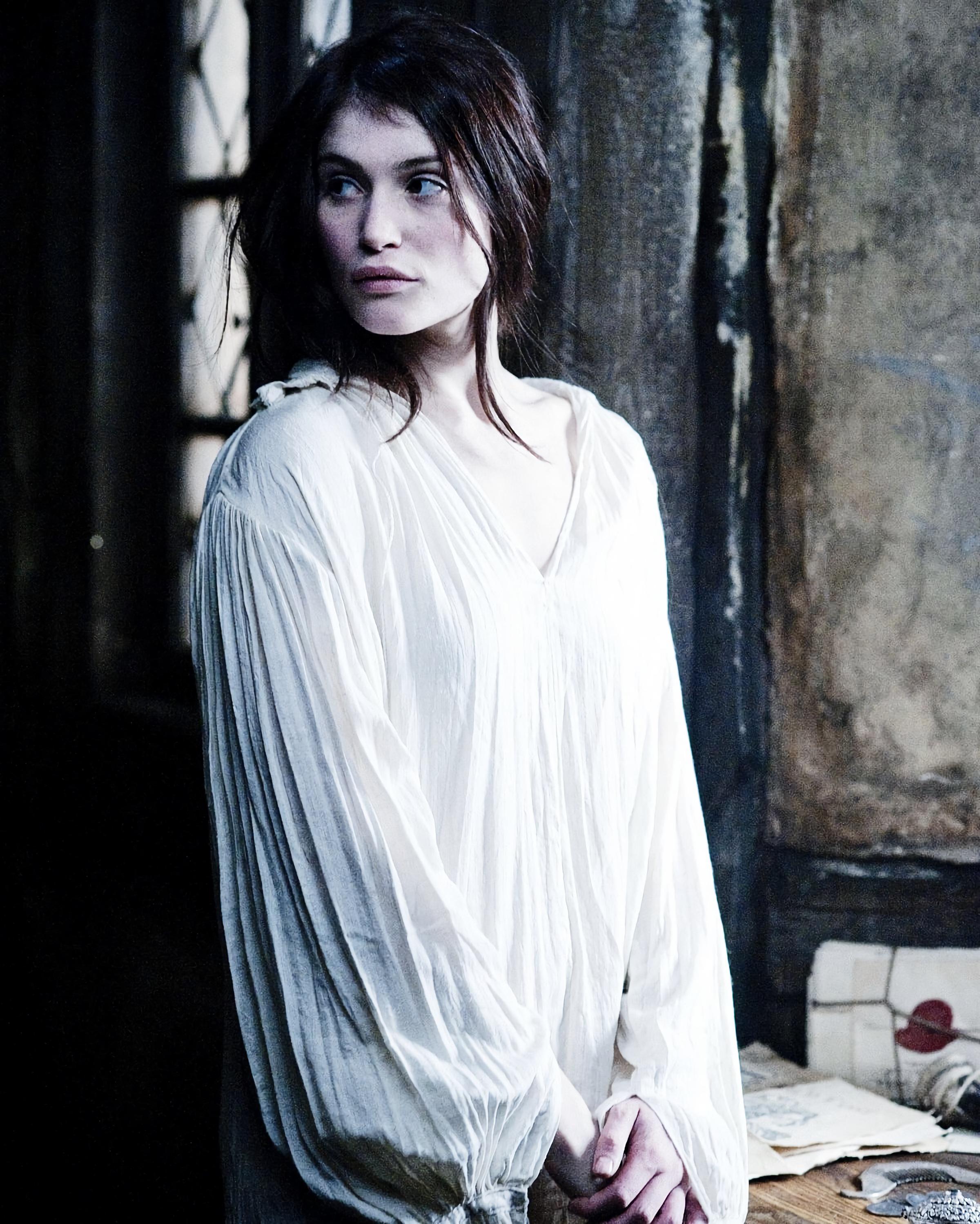 Pale Beauty | Scrolller