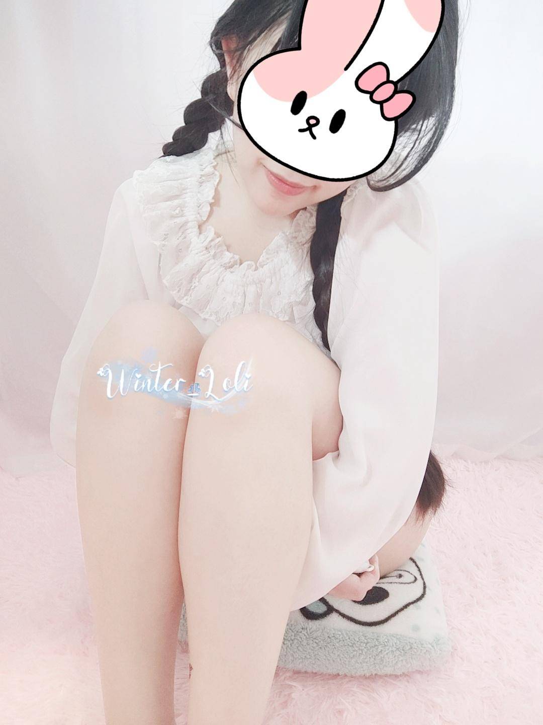 curvy butt tiny | Scrolller