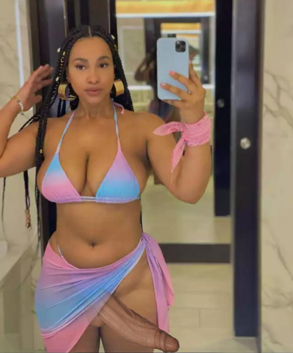 pamela showing off | Scrolller