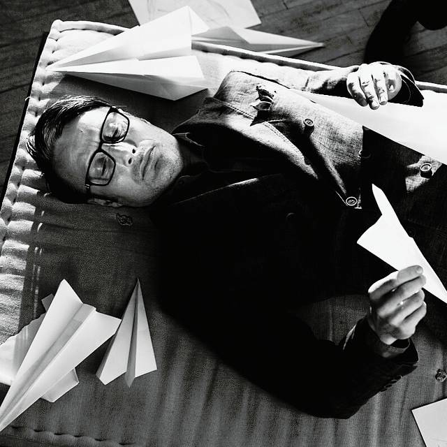 paper airplanes | Scrolller