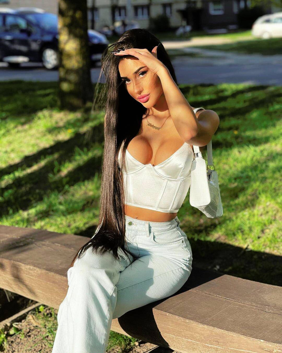 Park Bench | Scrolller