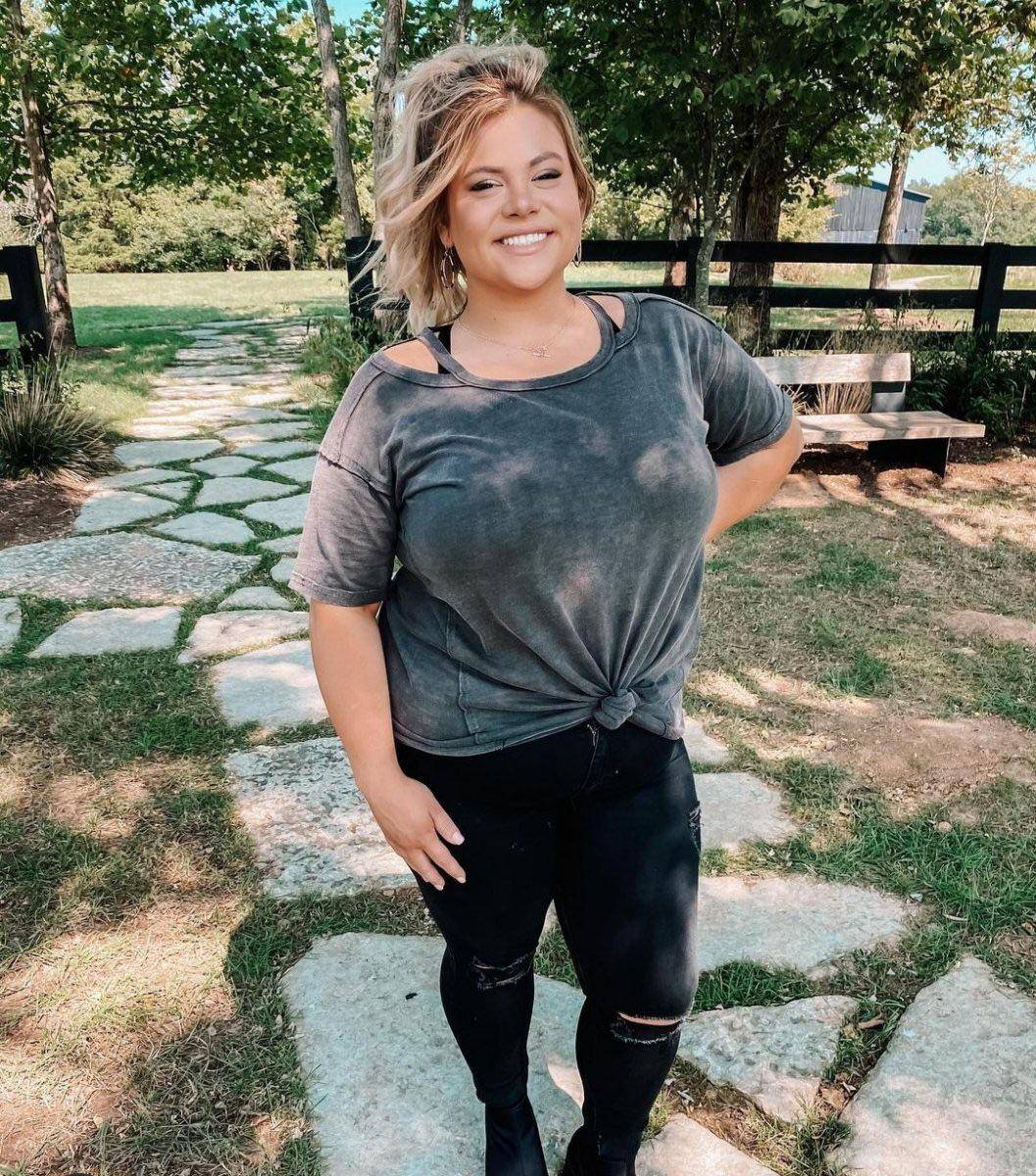 Pathway pose | Scrolller