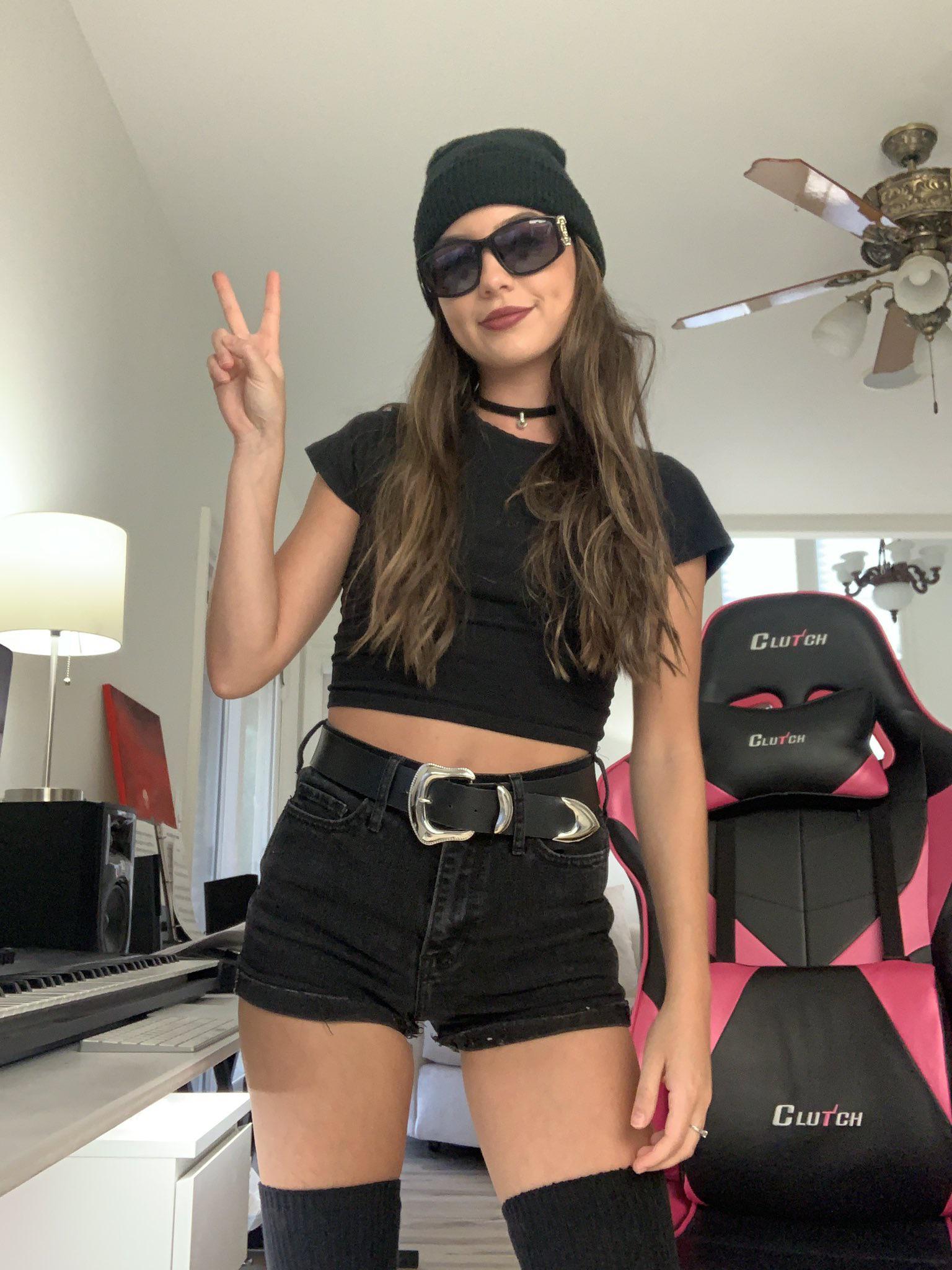 Peace sign | Scrolller