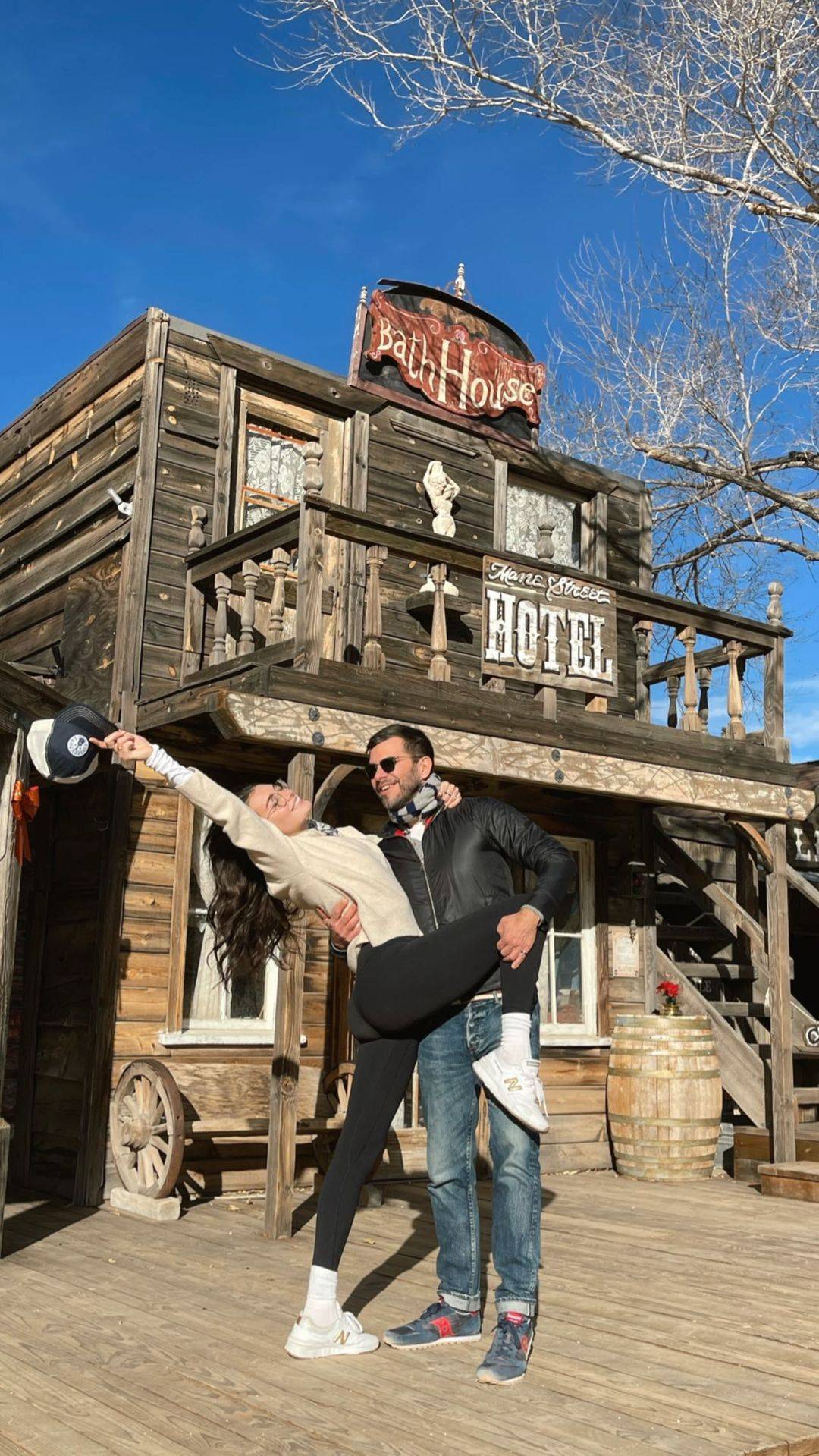 Peach bum | Scrolller