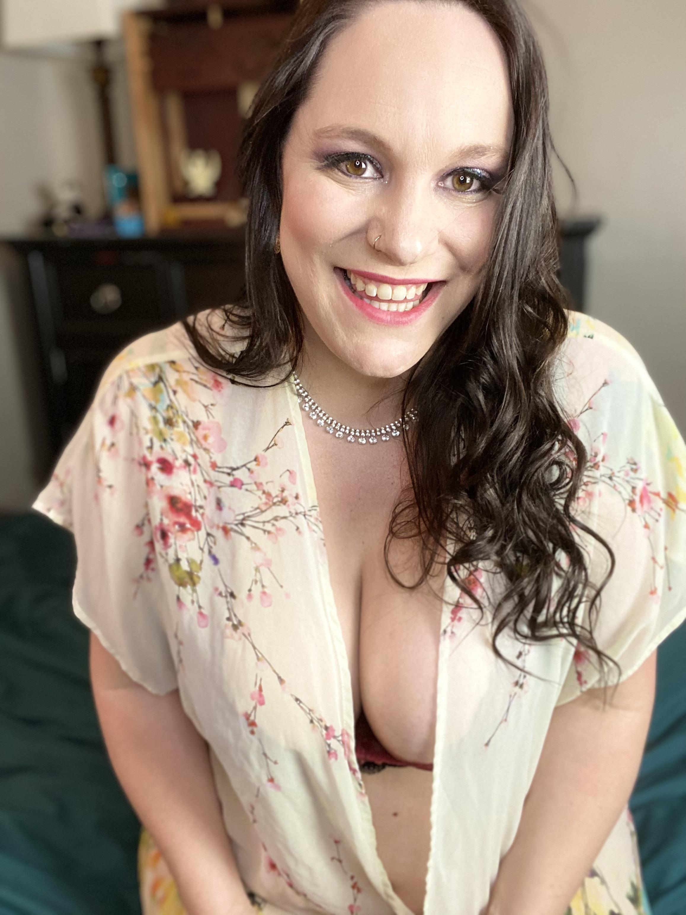 Peekaboo | Scrolller