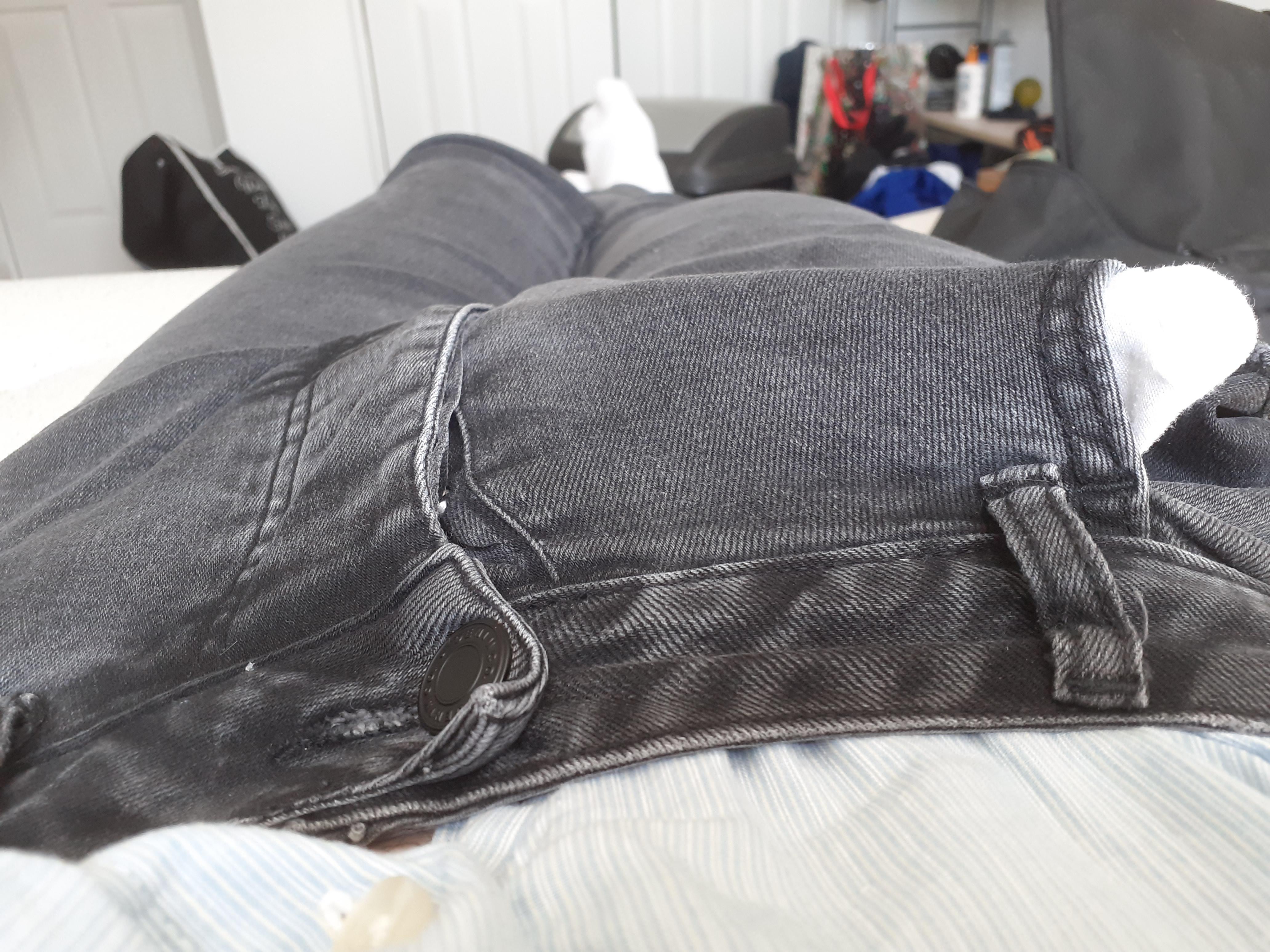 Peeping out my pocket | Scrolller