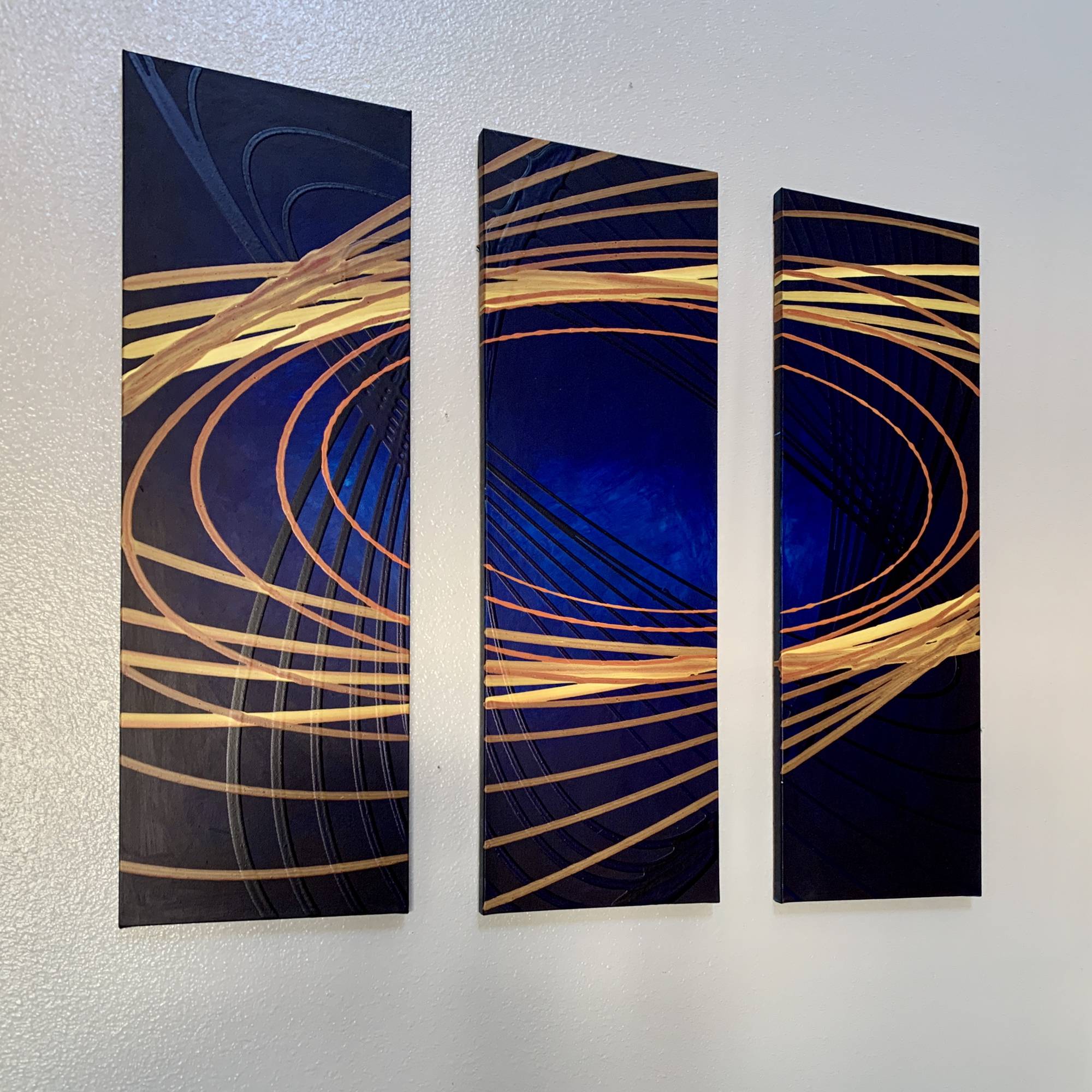Pendulum triptych | Scrolller