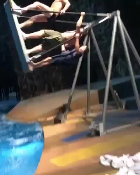 Perfect dive with minimal splash | Scrolller