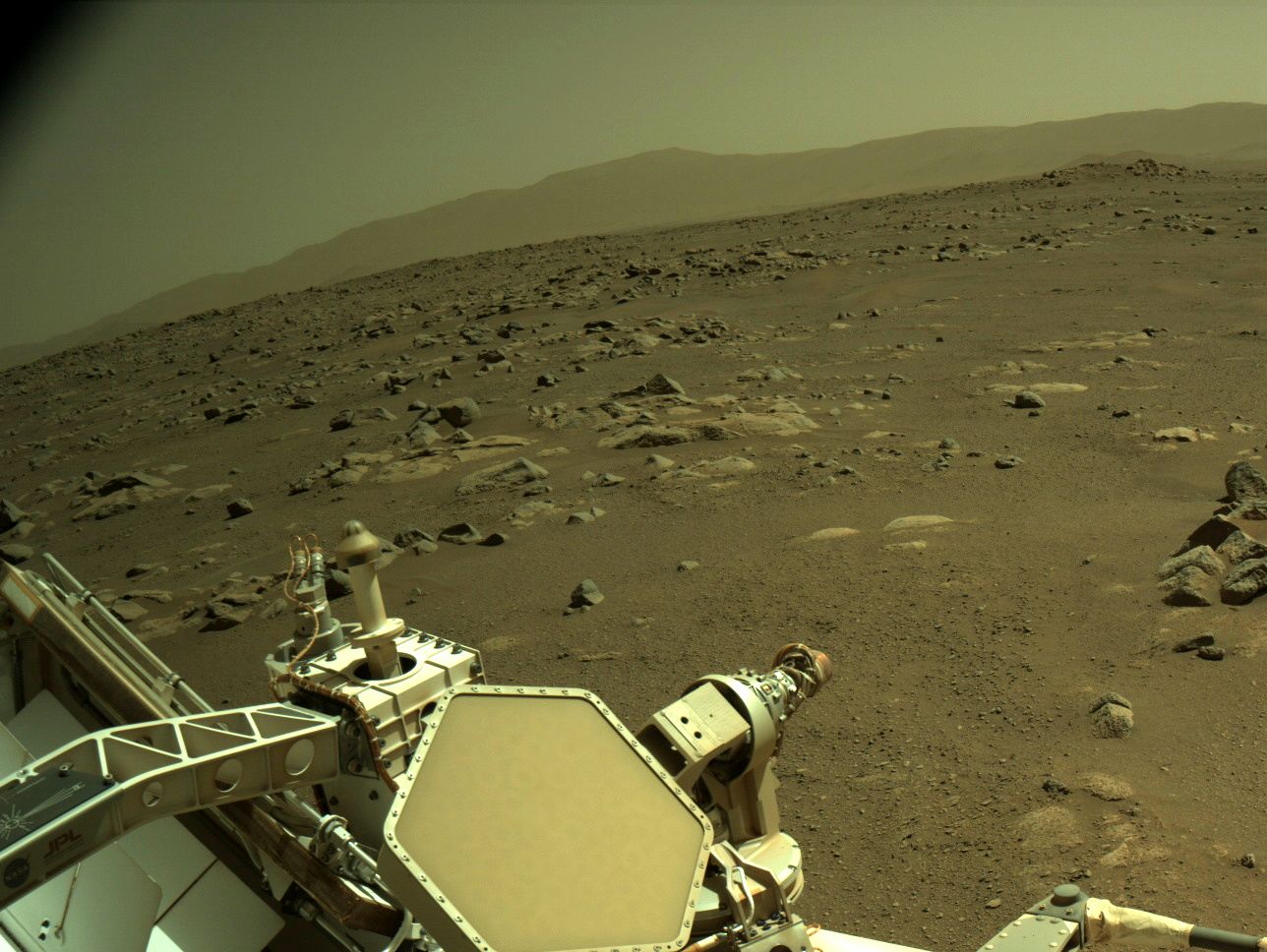 Perseverance looks toward the west side of Jezero Crater (March 14th, 2021) | Scrolller