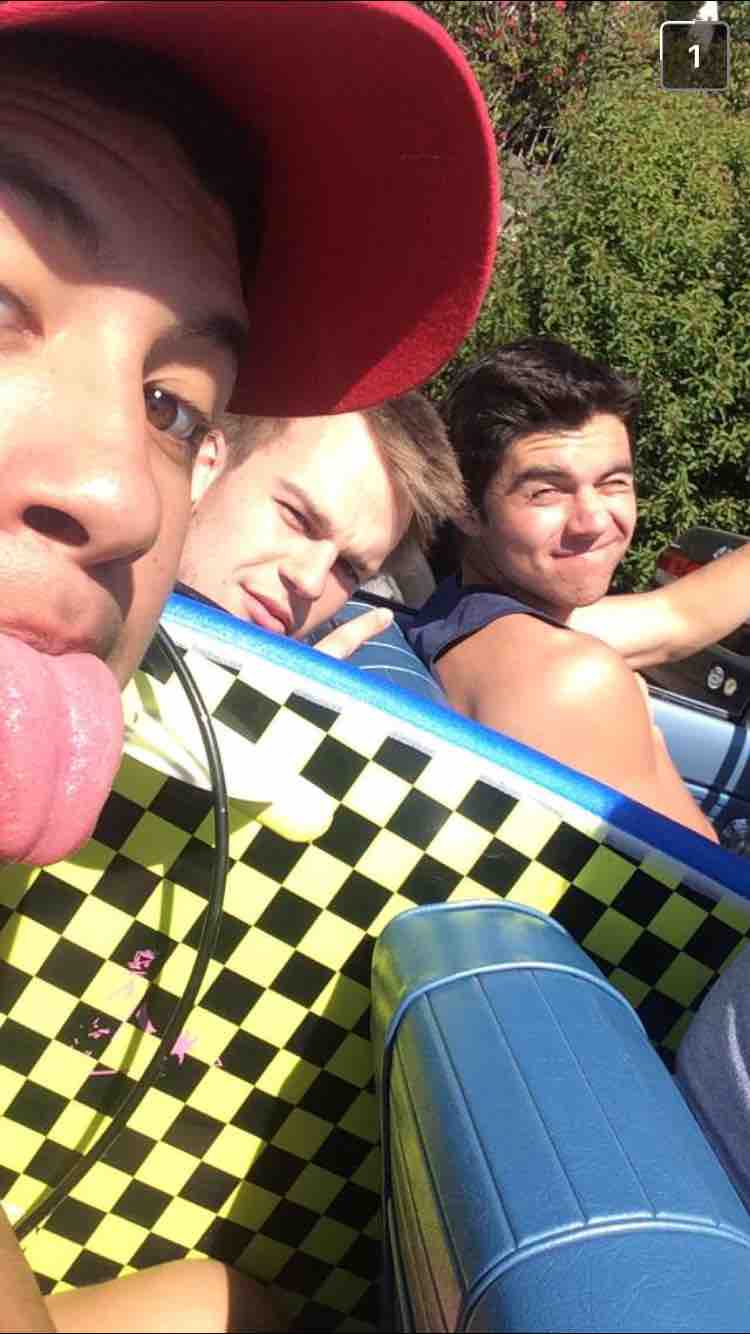 petition for new moderators | Scrolller