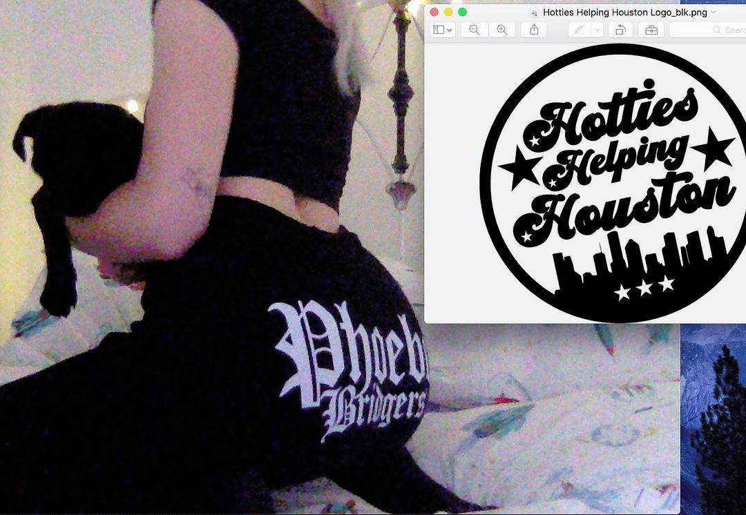 Phoebe Bridgers knows how to advertise | Scrolller