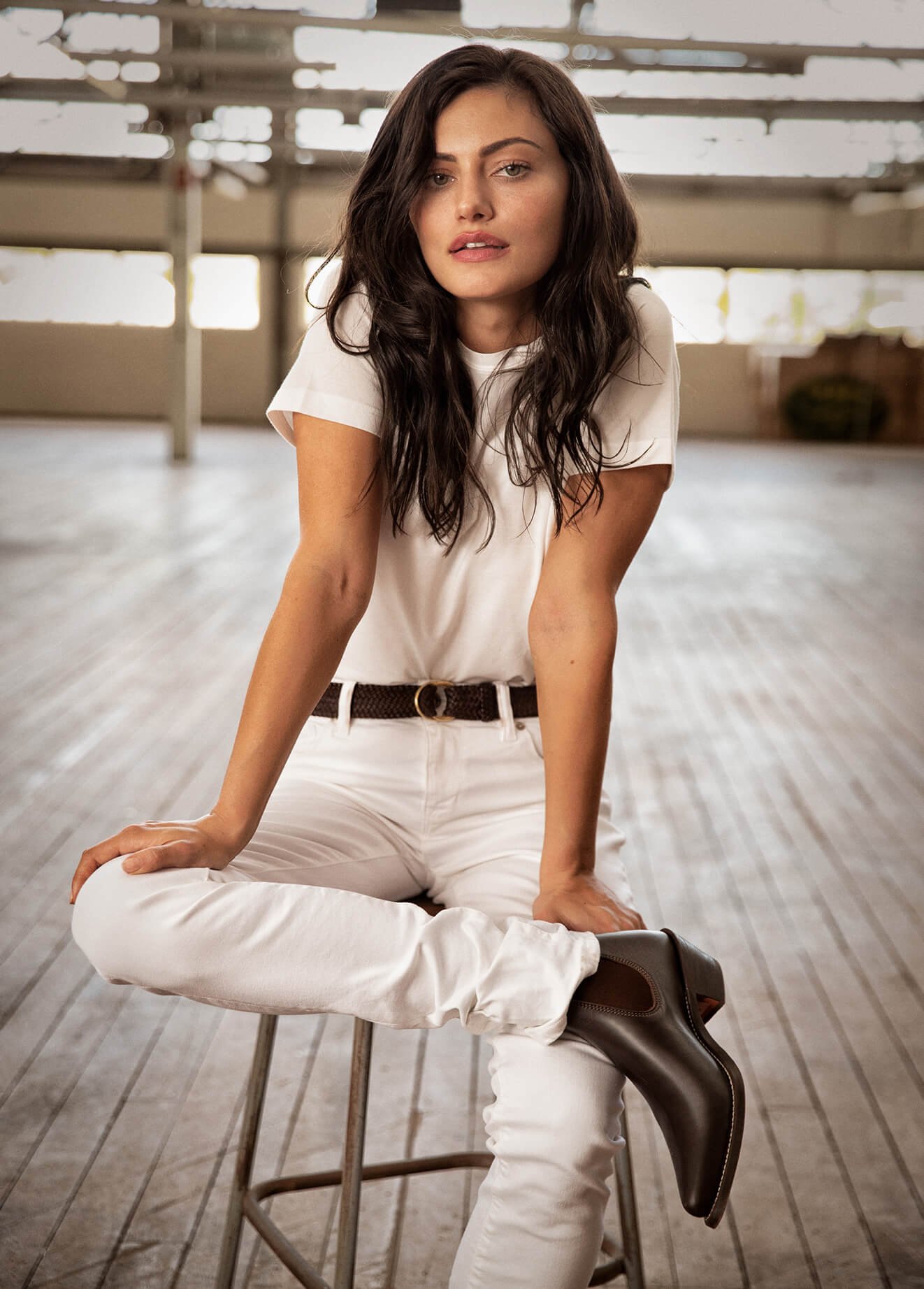 Phoebe Tonkin Scrolller