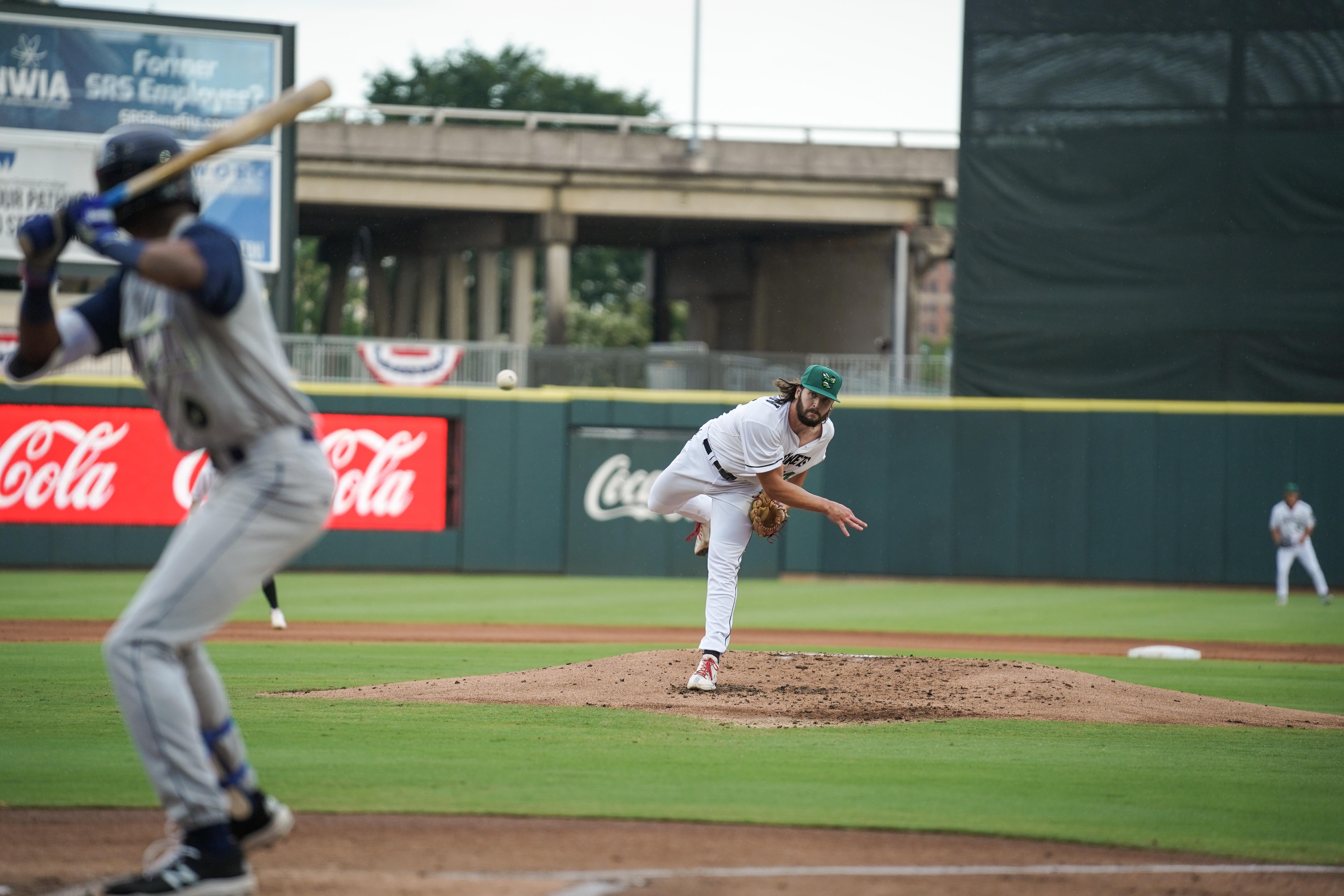 Photographing the Augusta Greenjackets | Scrolller