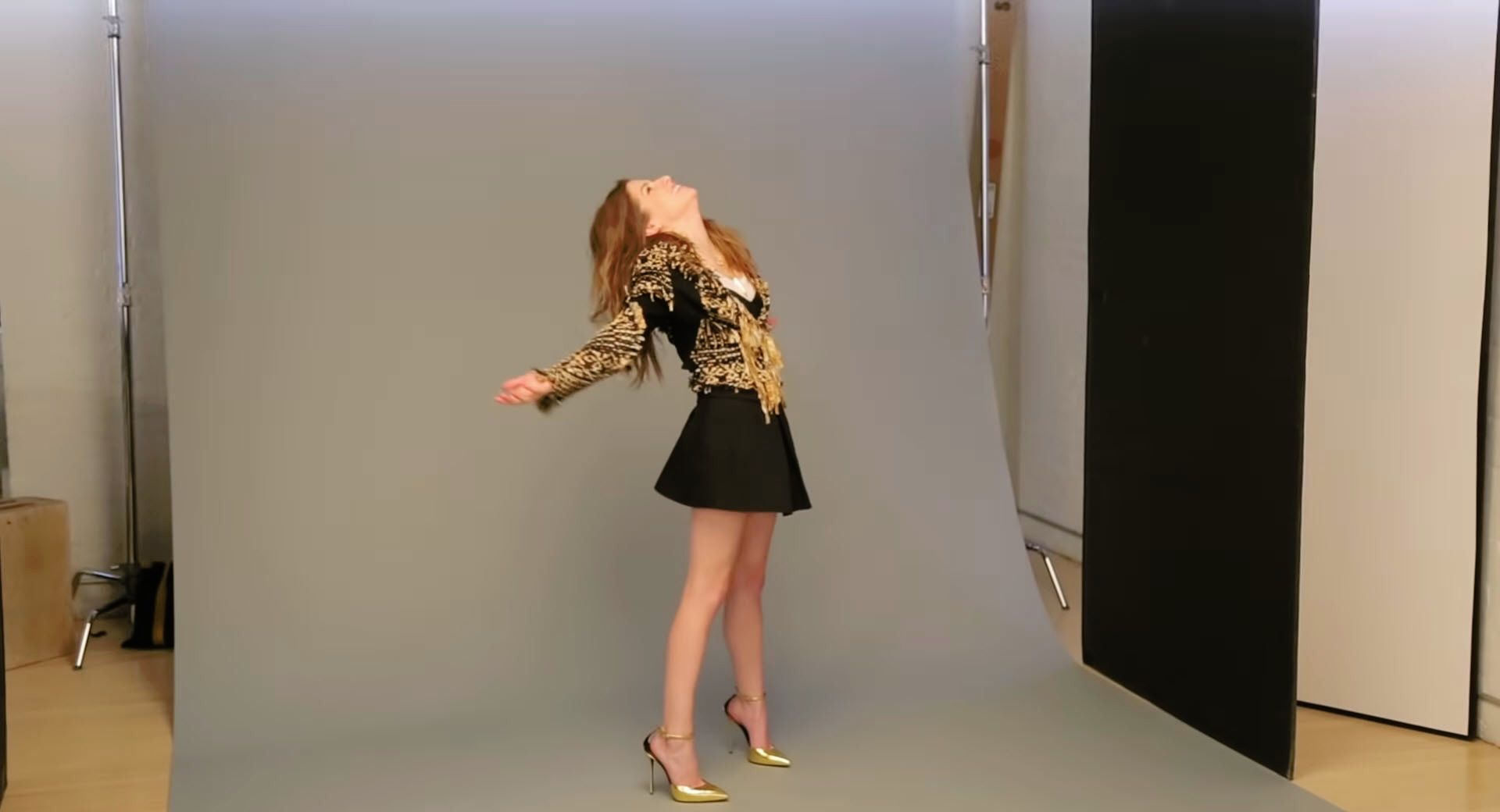 Photoshoot BTS | Scrolller