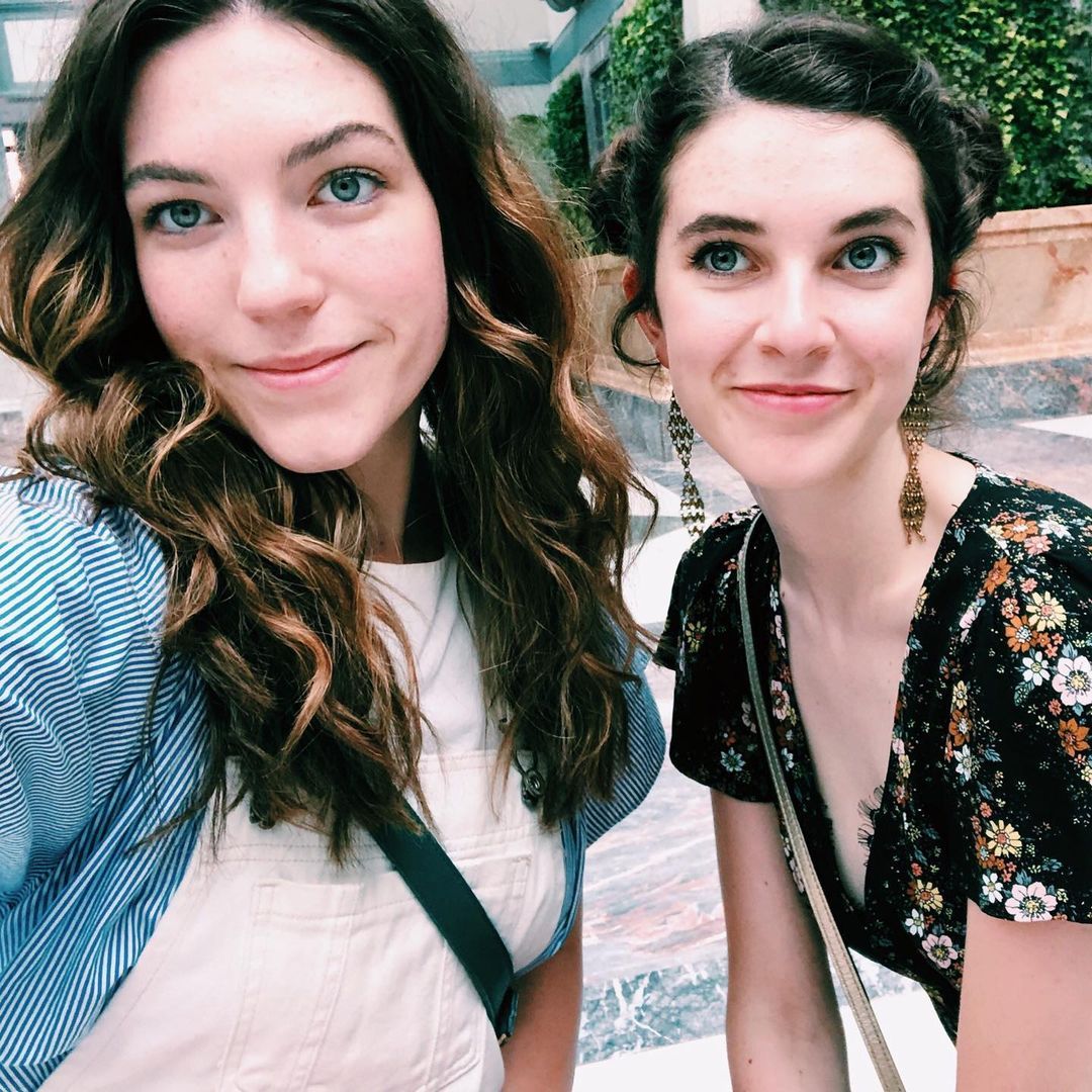 Pick A Sister Scrolller