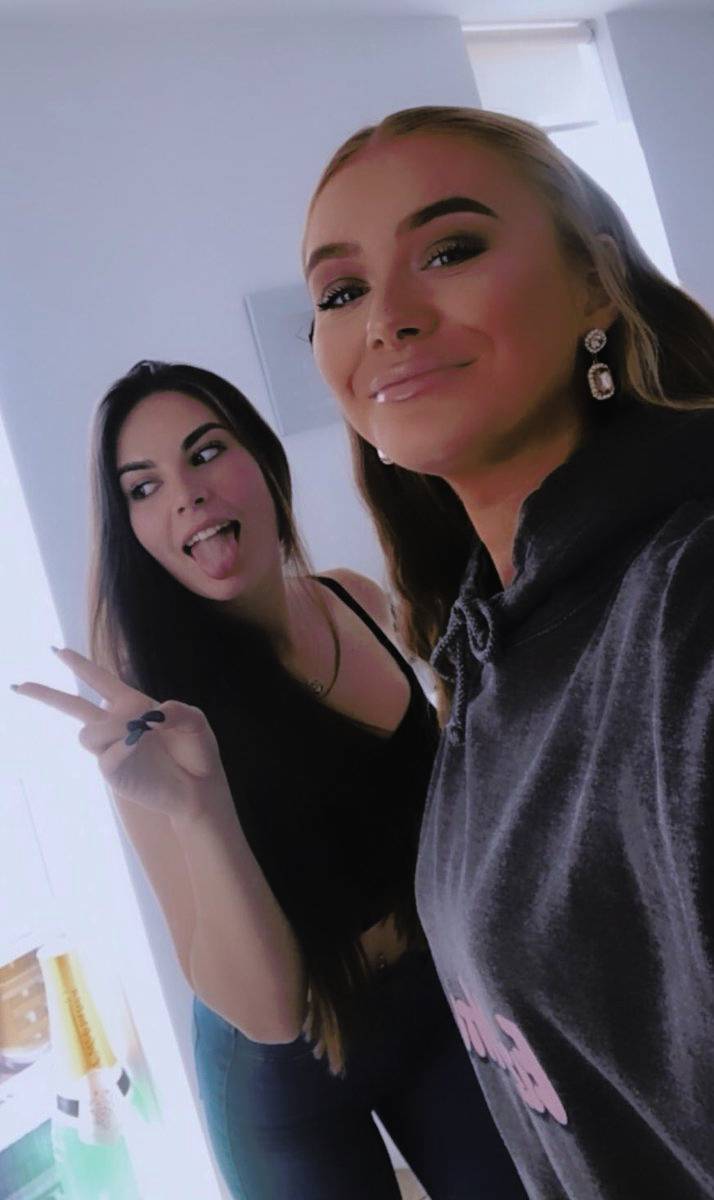 pick your baddie | Scrolller