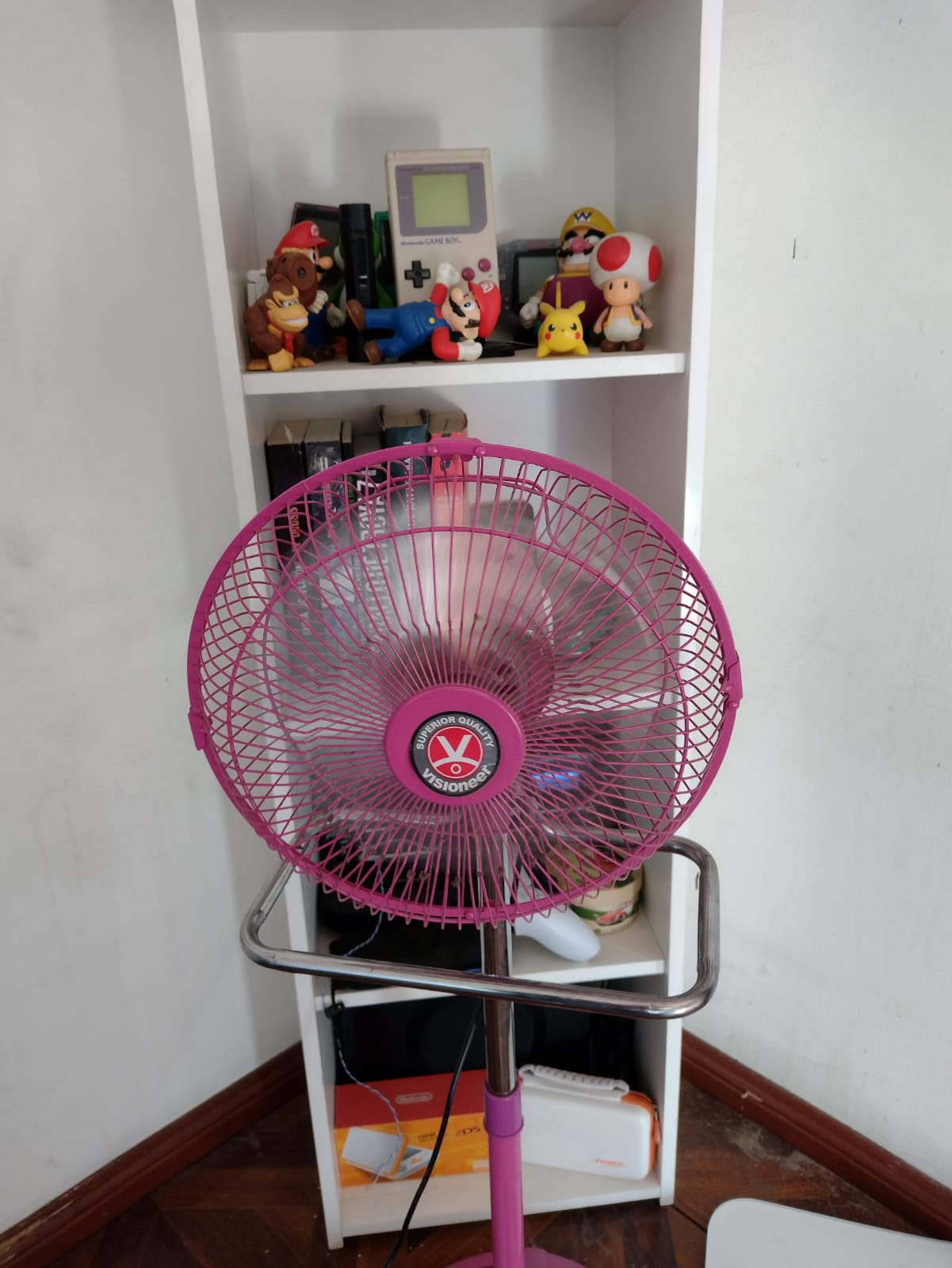 Pink and small fan | Scrolller