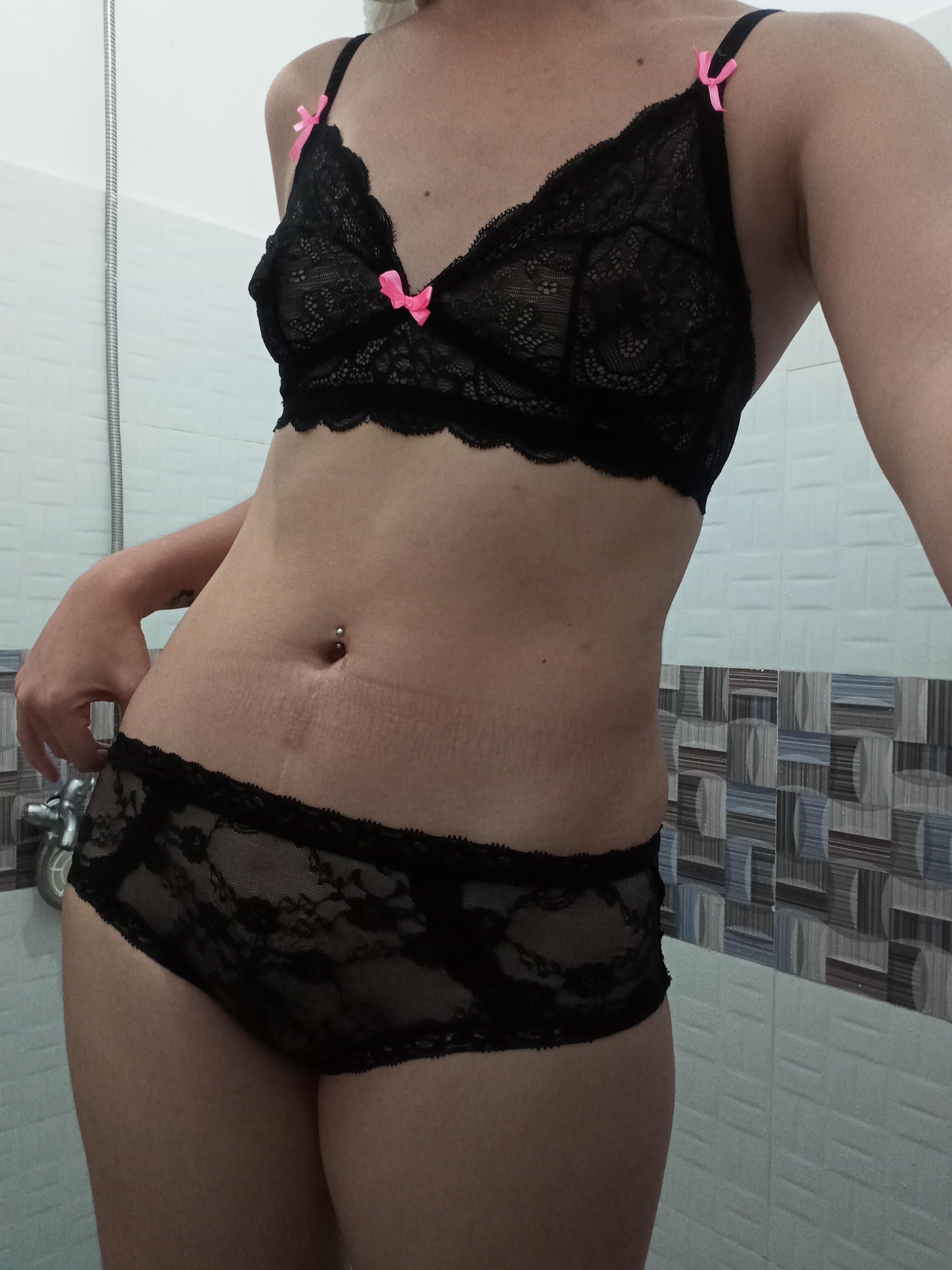 Pink bows | Scrolller