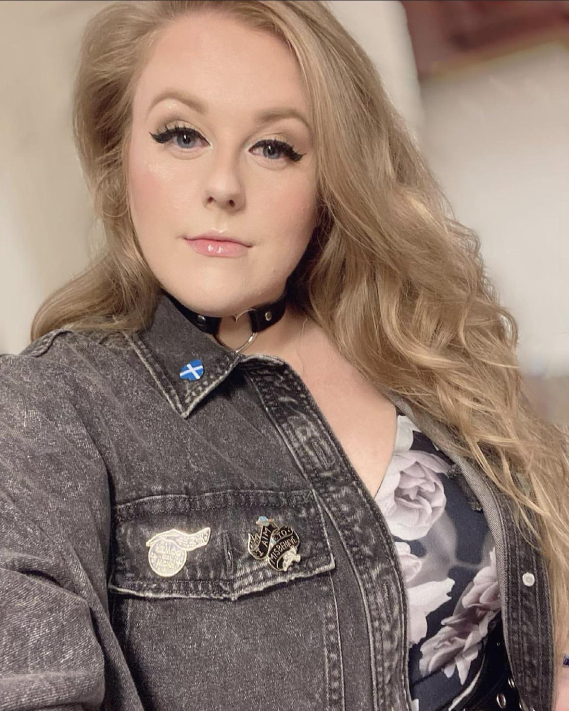 Piper Niven | Scrolller