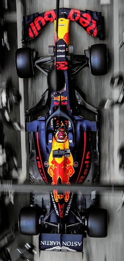 Pit stop | Scrolller