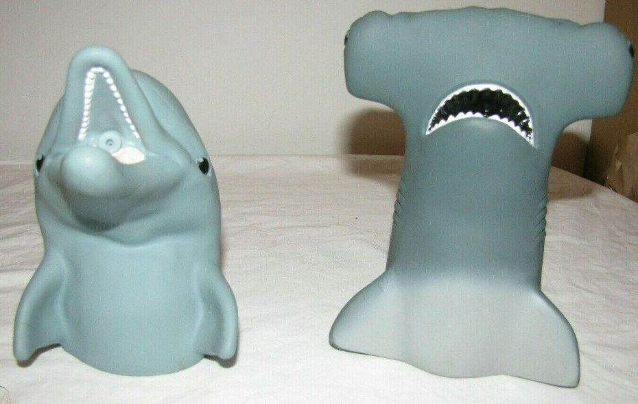 Pizza Hut toy flipper squirting hand puppets | Scrolller