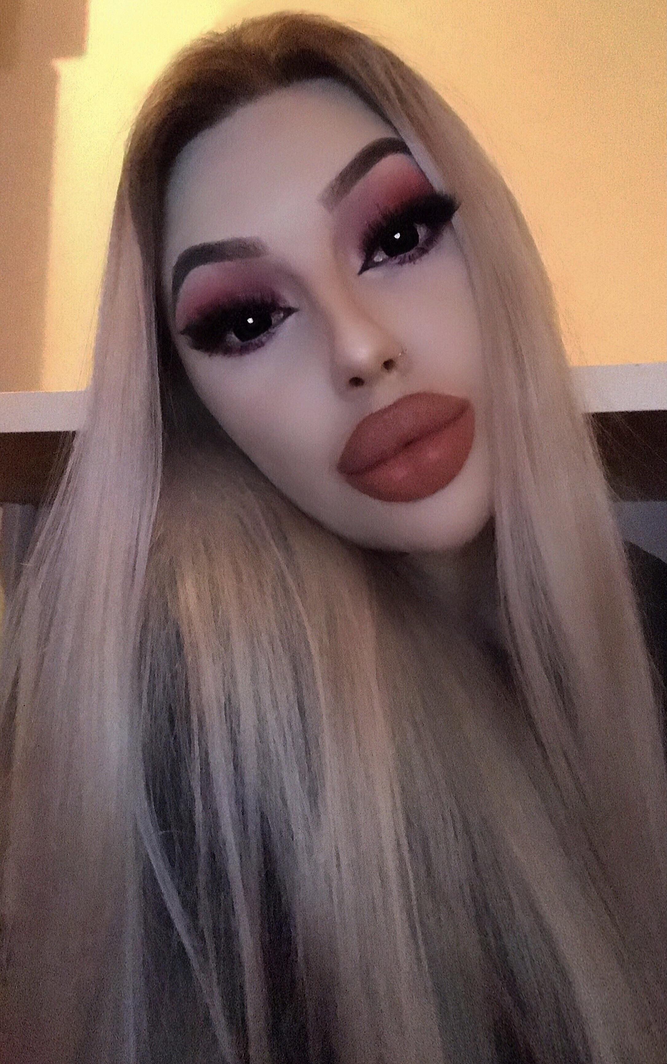 plastic bratz doll💉 | Scrolller