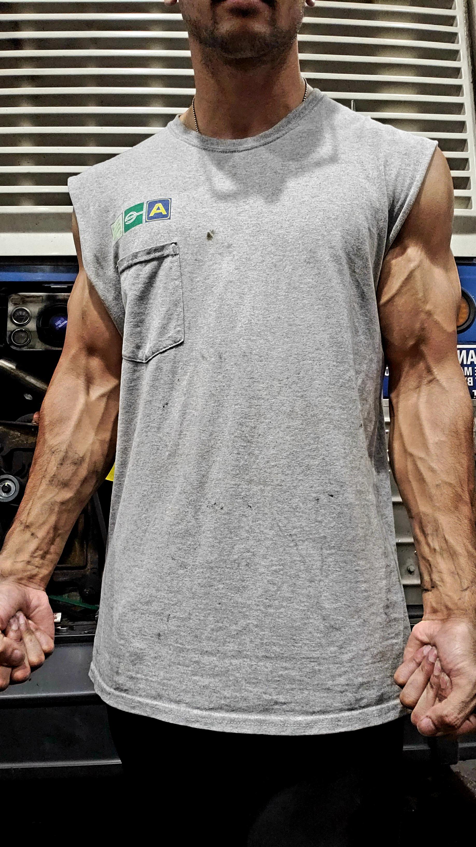 Please excuse the dirt and grease | Scrolller