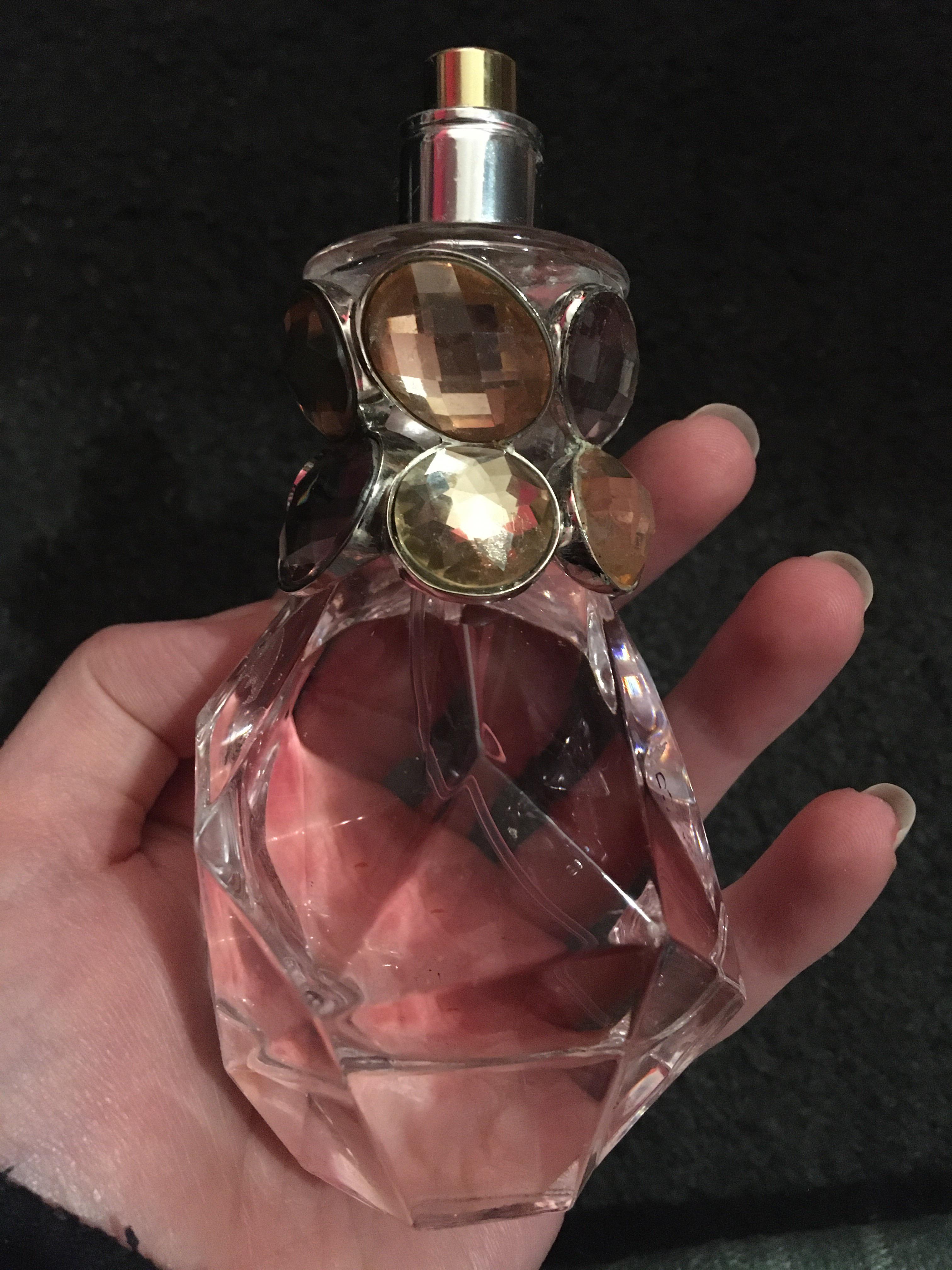 Please help identify this perfume! | Scrolller
