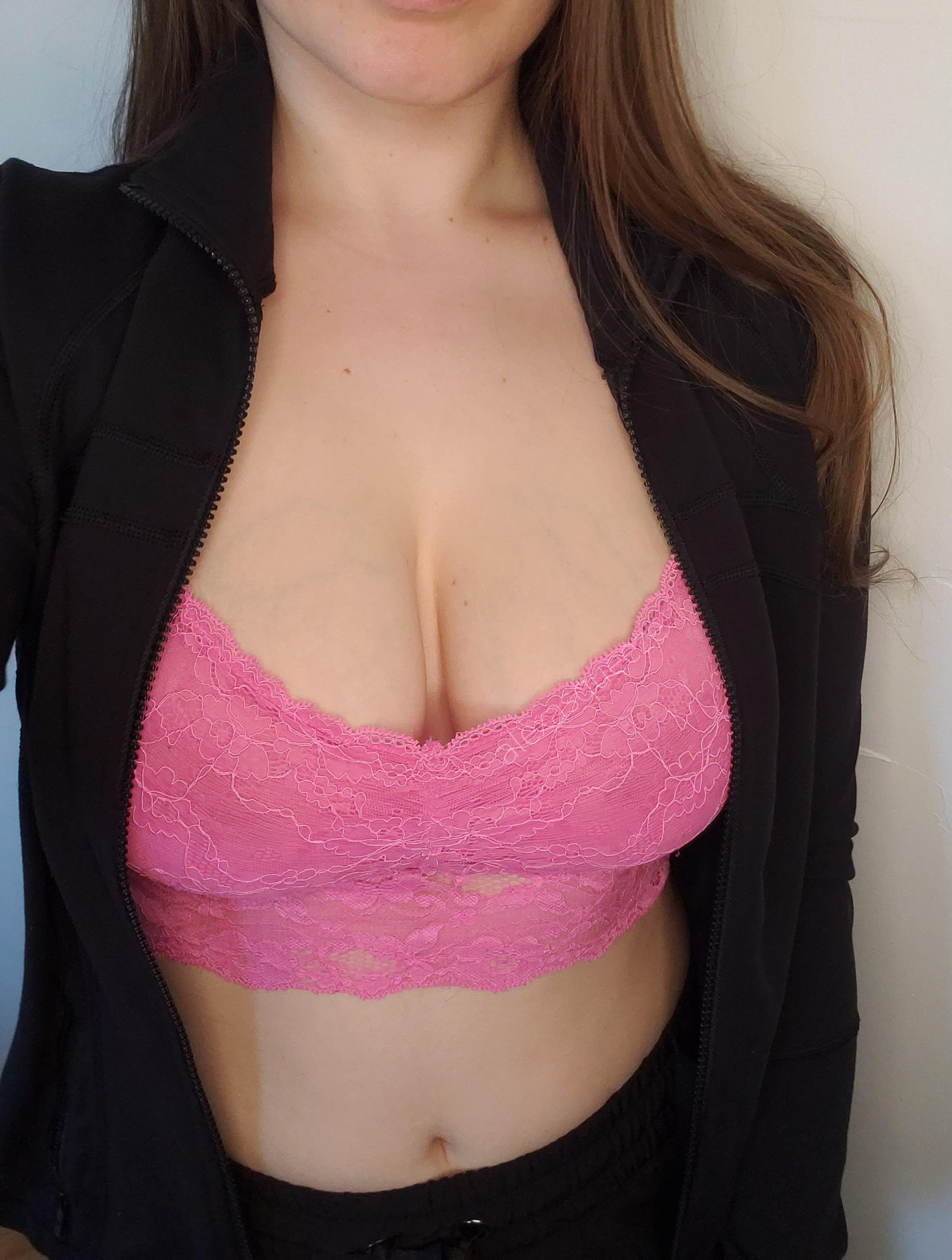 Please squeeze | Scrolller