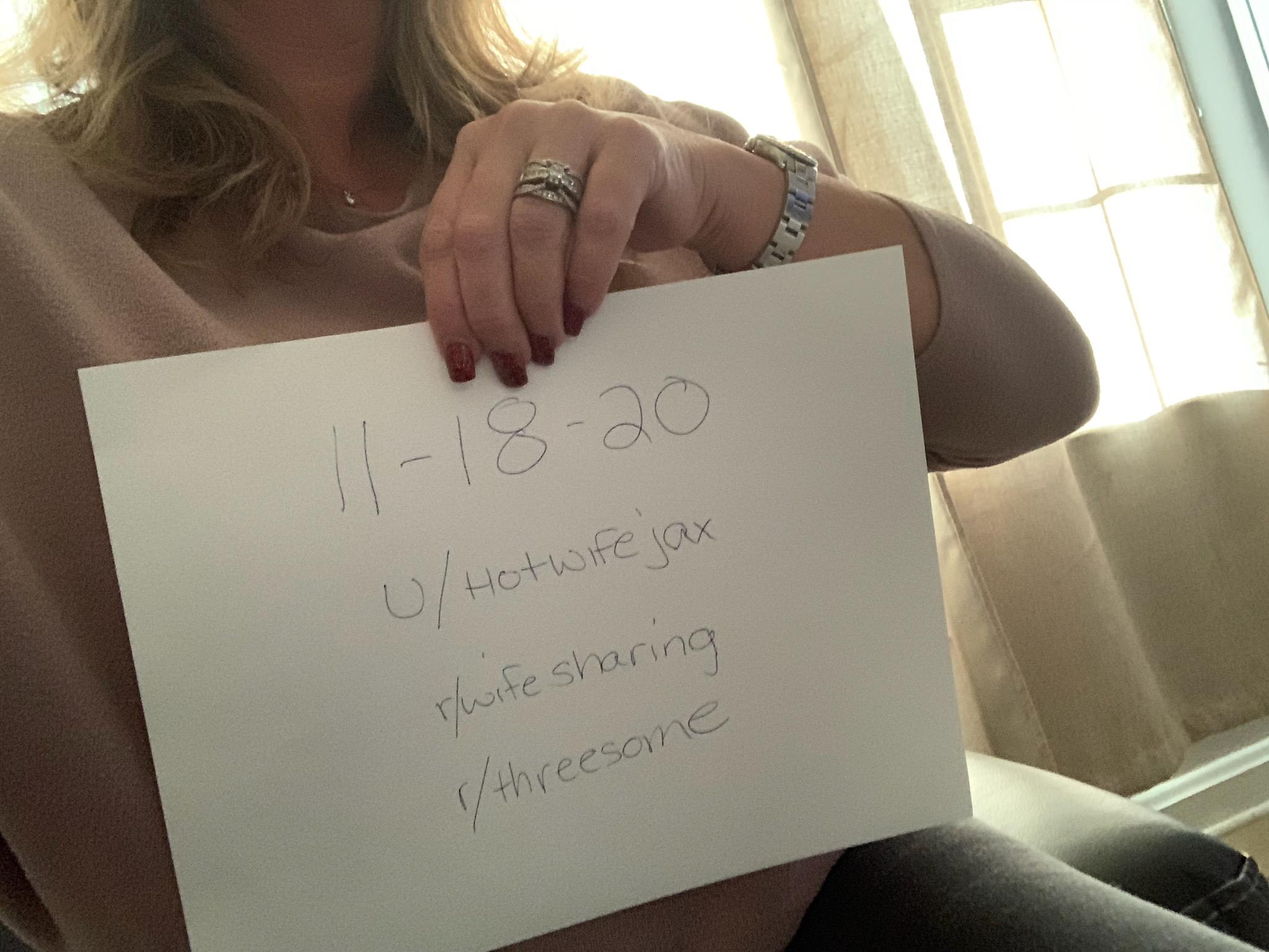 Please verify me | Scrolller