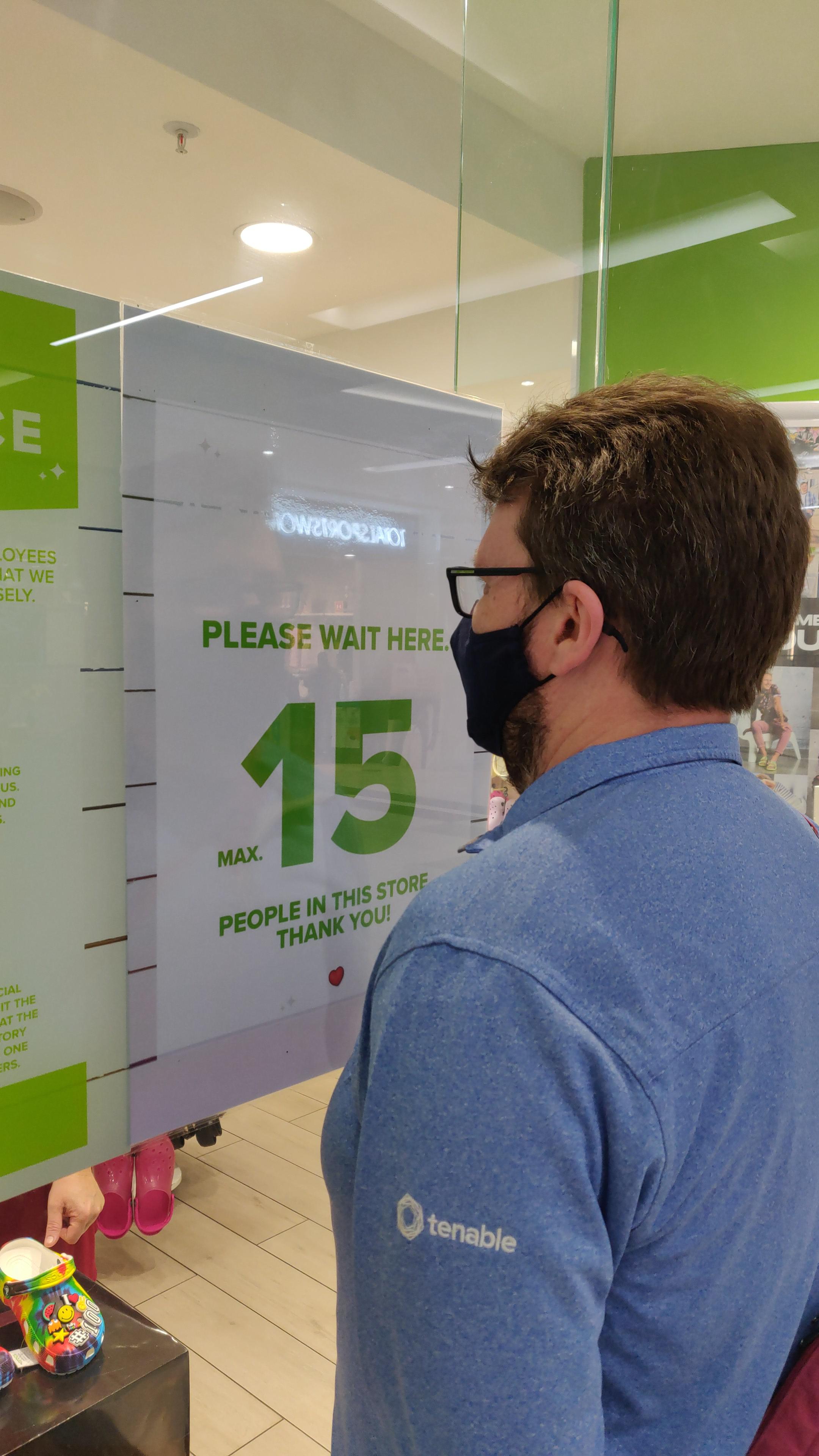 Please wait here | Scrolller