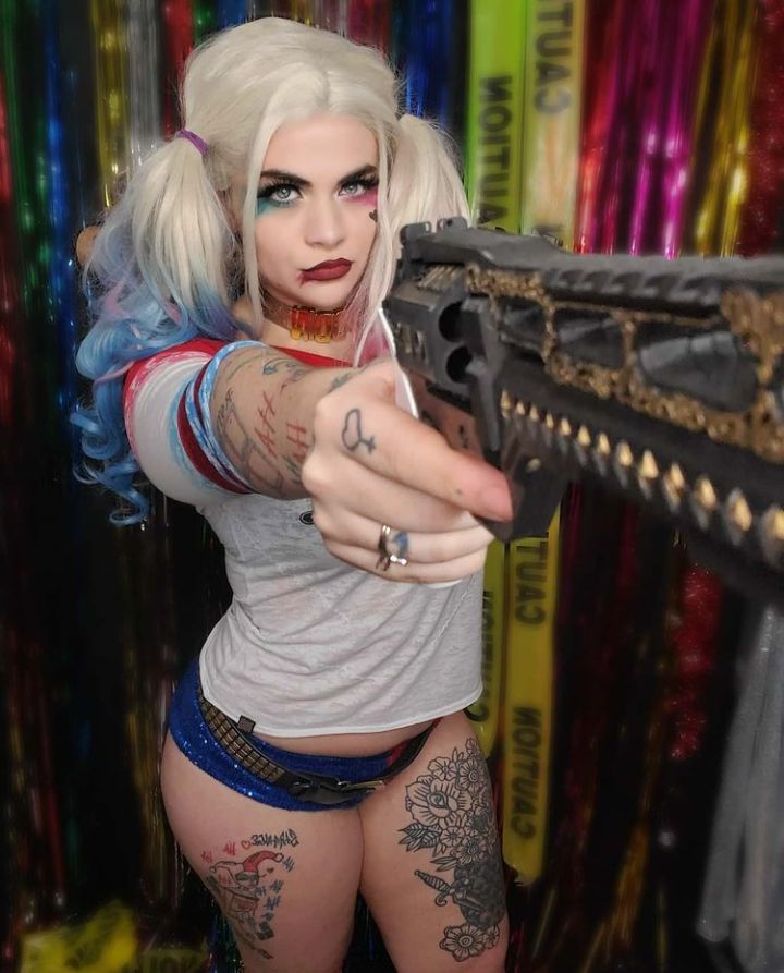 Pluto Cosplay as Harley Quinn | Scrolller