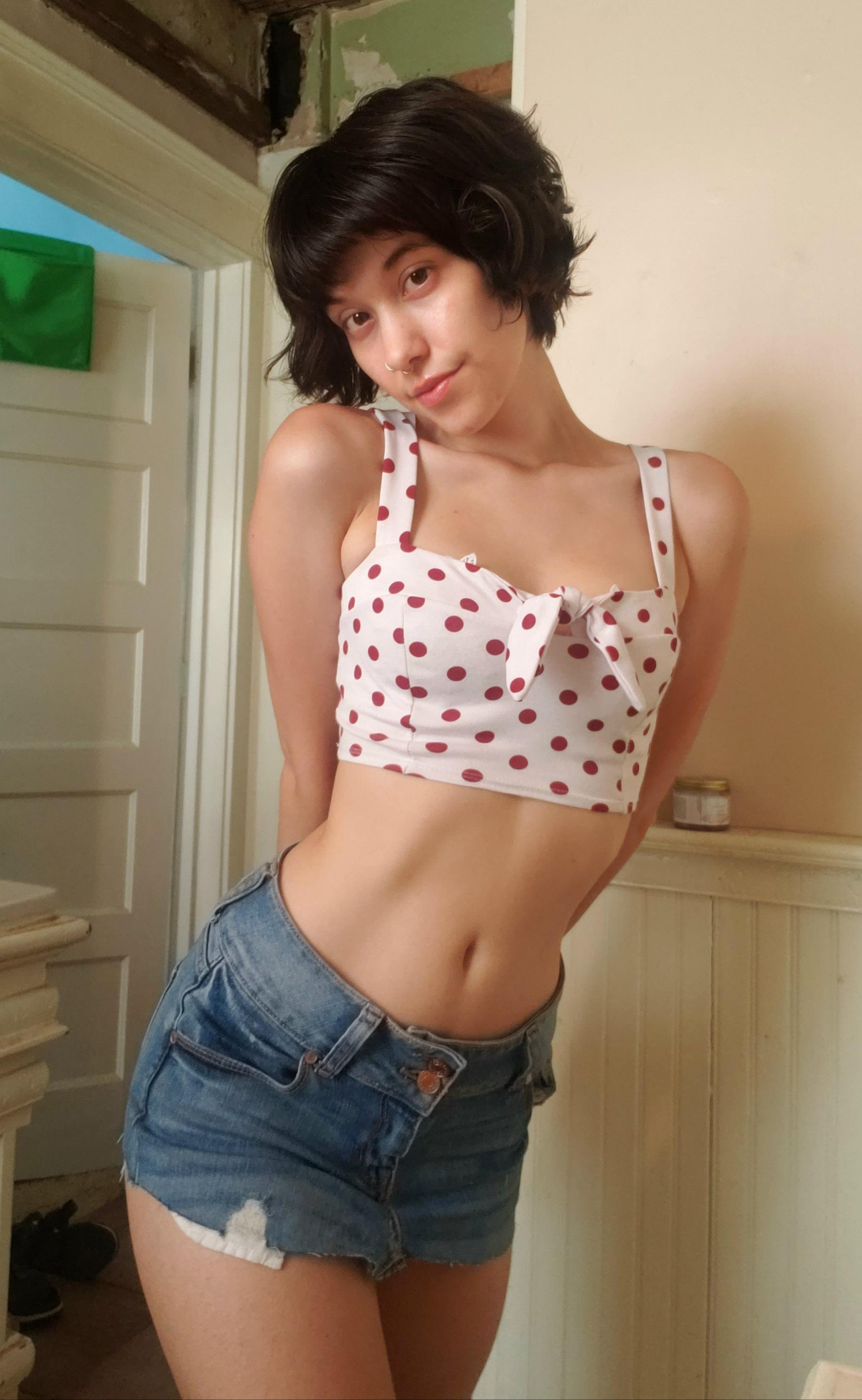 Pocket-sized vixen >:) | Scrolller