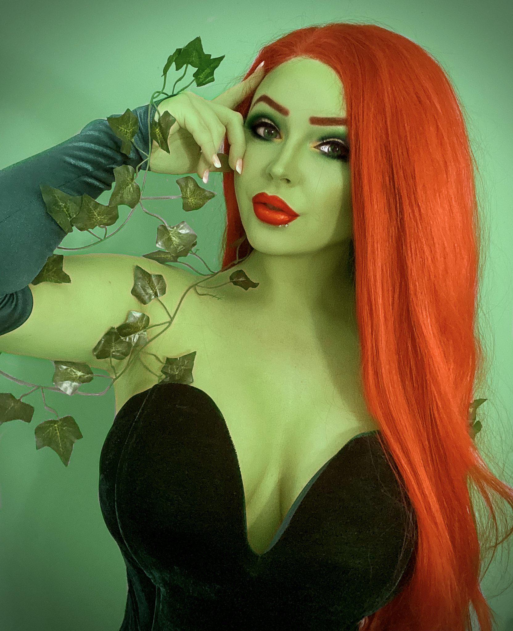 Poison Ivy | Scrolller