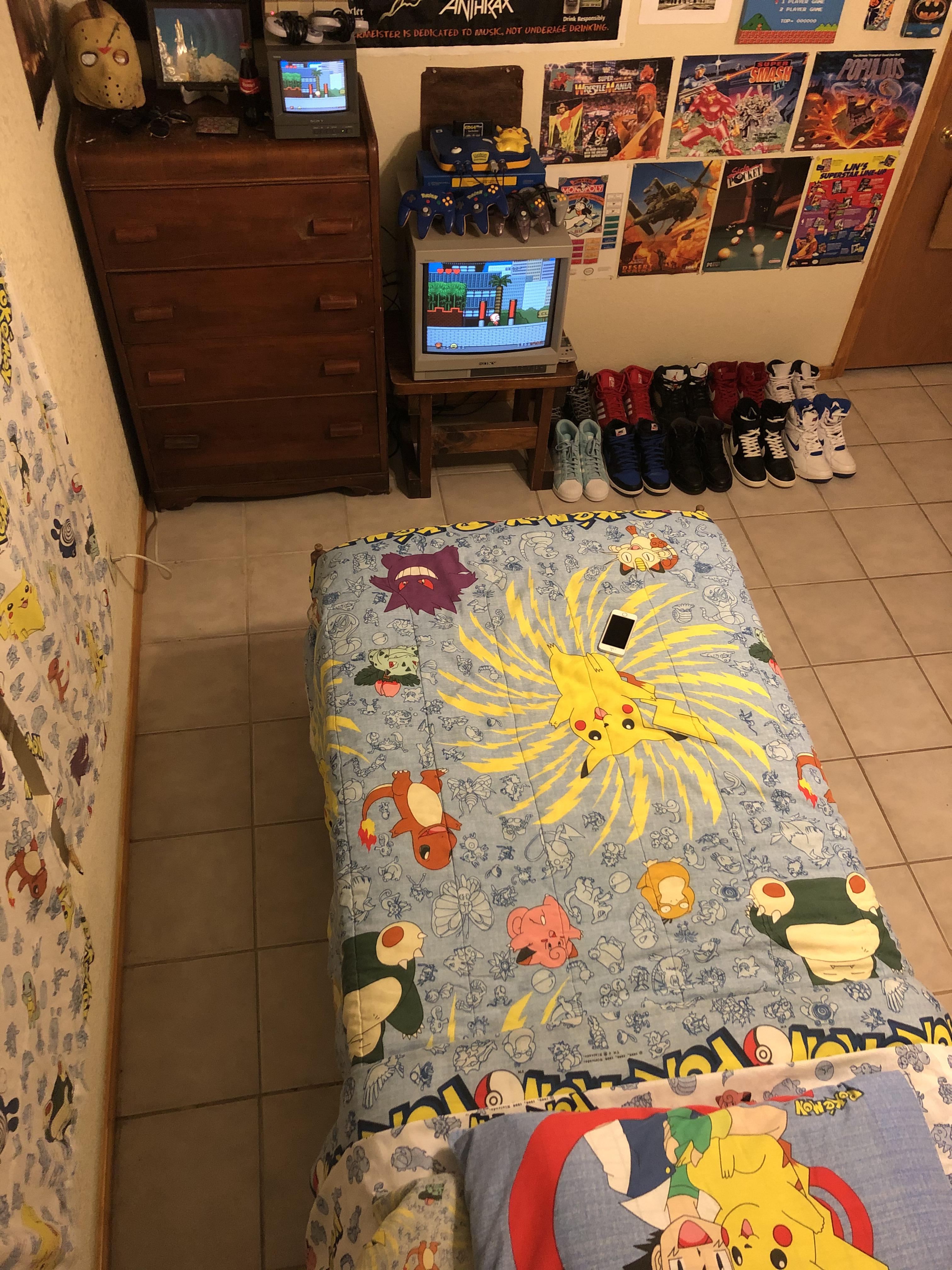 Pokémon bedroom setup 2000 | Scrolller