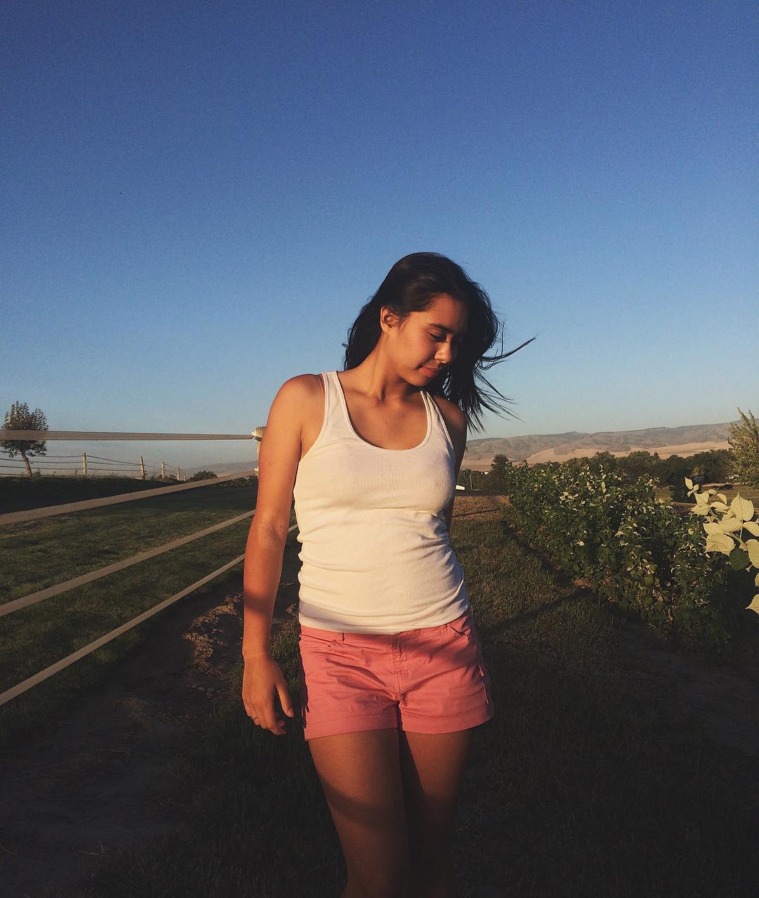 Poking through | Scrolller